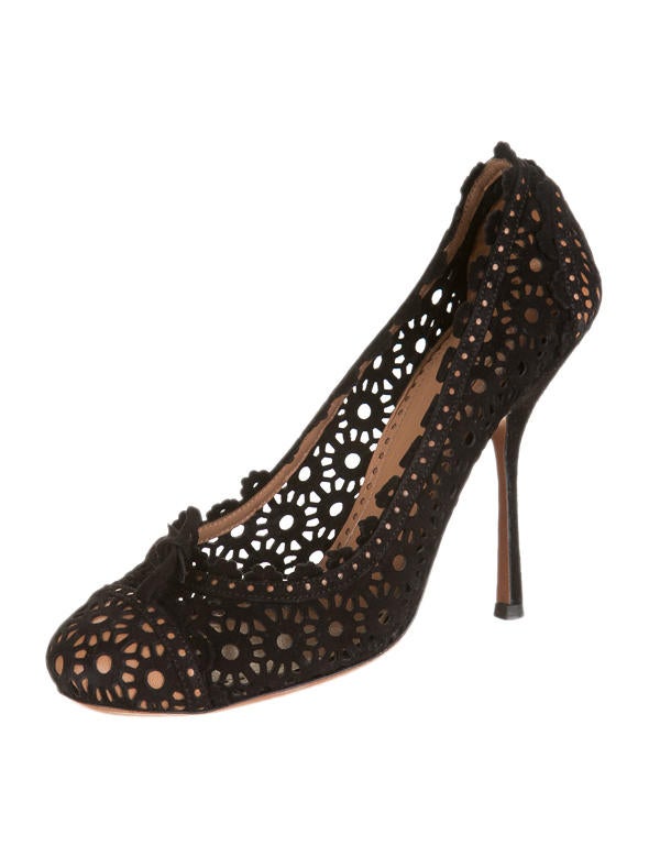 Alaïa Pumps - Black Pumps, Shoes - AL220154 | The RealReal