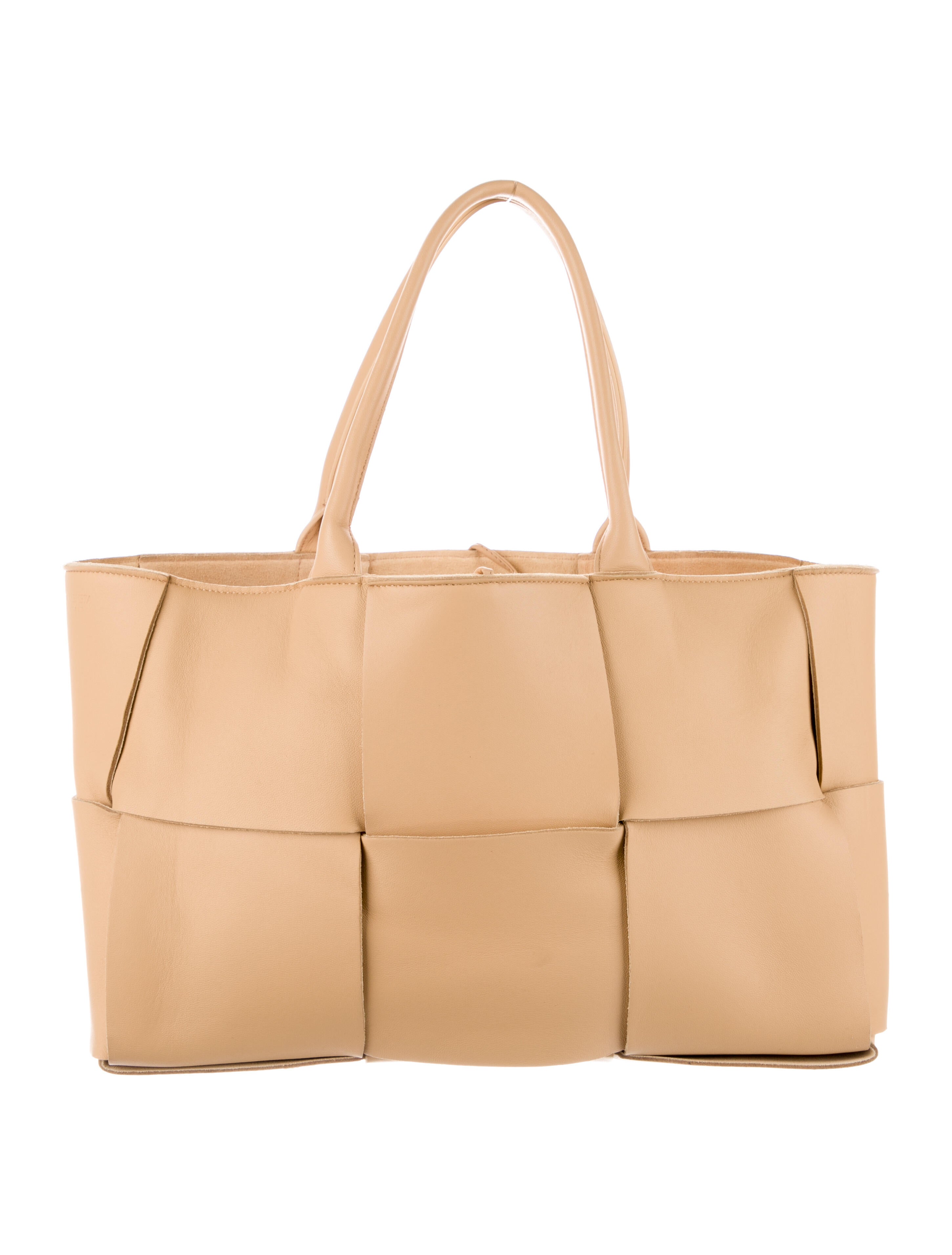 Bottega Veneta Medium Arco Tote - Neutrals Totes, Handbags - BOT163104 ...