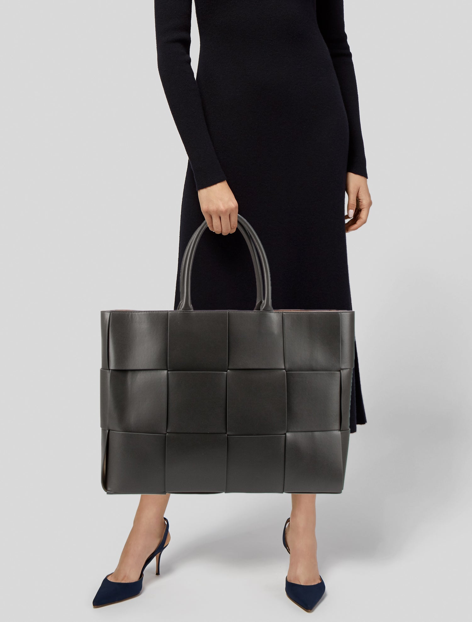 Bottega Veneta Large Arco Tote - Grey Totes, Handbags - BOT236643 | The ...