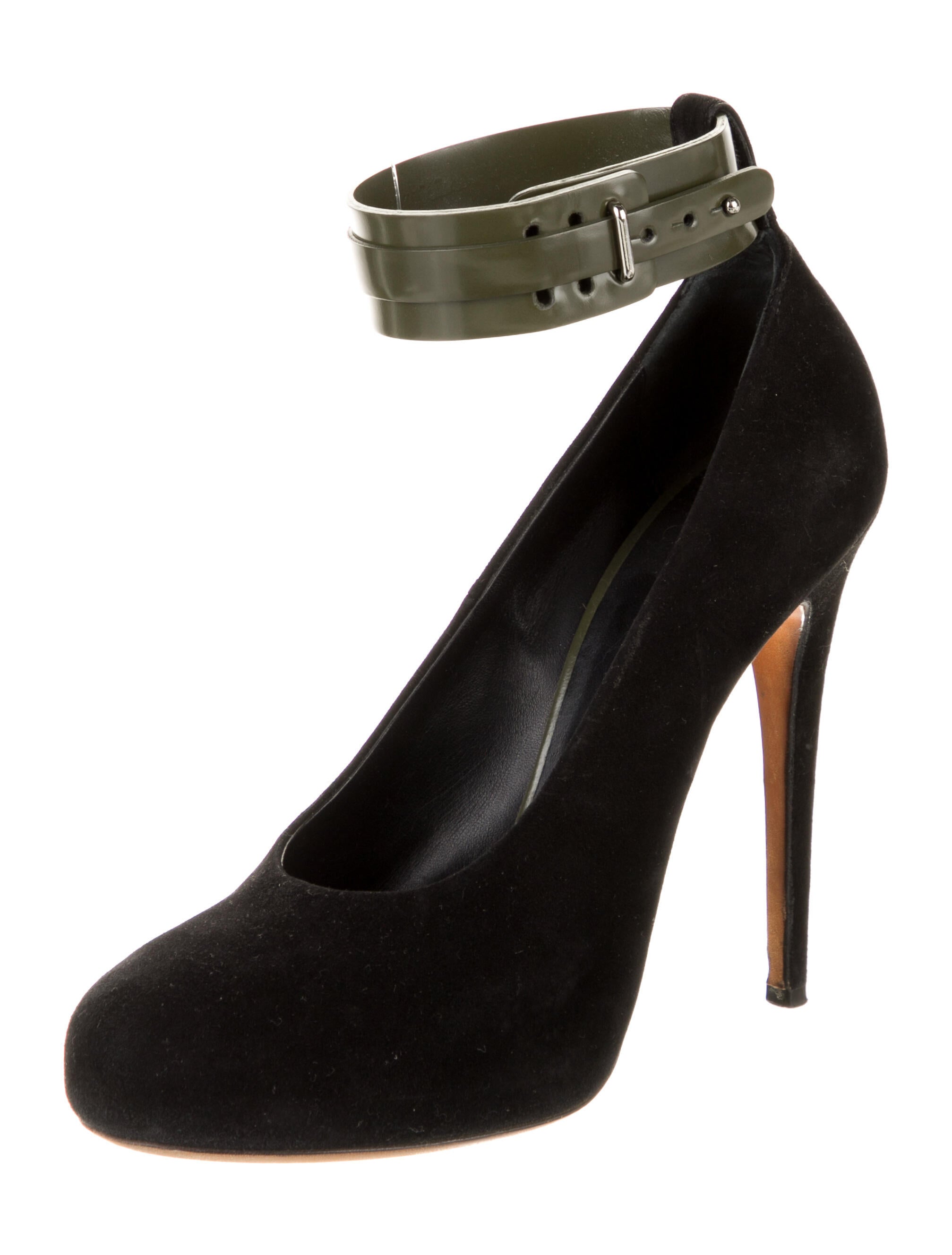 Celine Céline T-Strap Pumps - Black Pumps, Shoes - CEL28003 | The RealReal