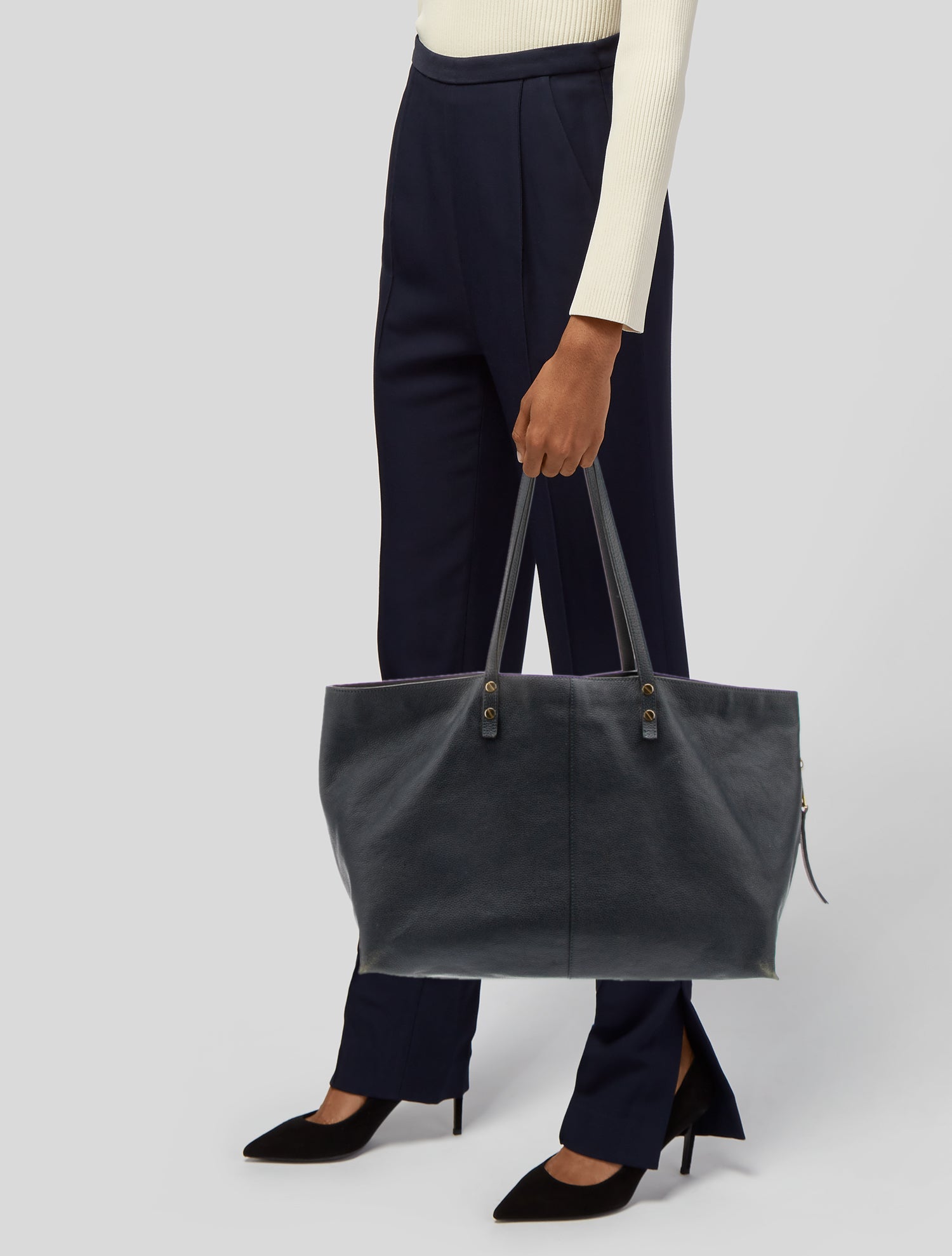 UGG x Telfar Shoulder Bag w/ Tags - Grey Totes, Handbags - WUUGG114801 ...