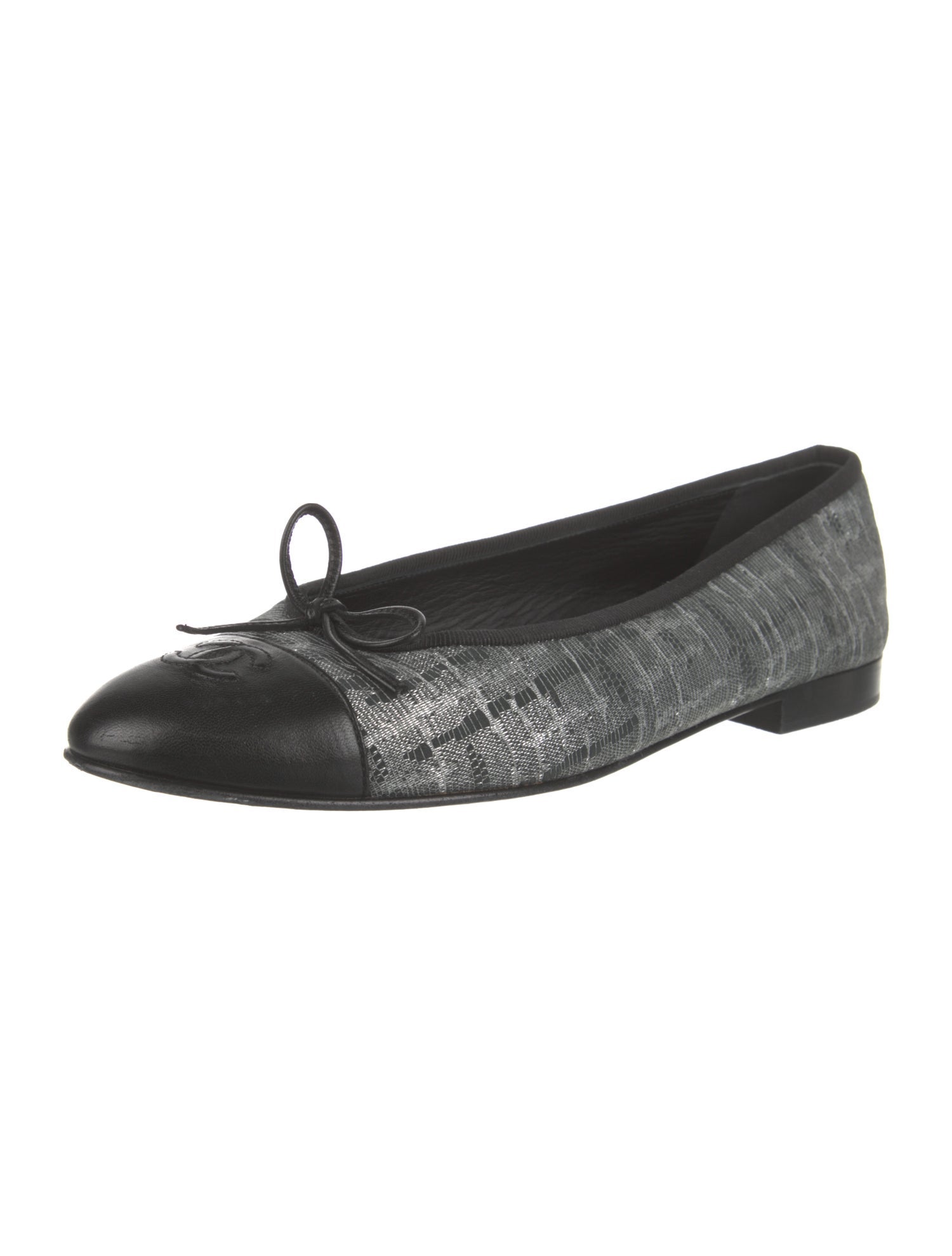 Chanel Interlocking CC Logo Canvas Ballet Flats - Black Flats, Shoes ...