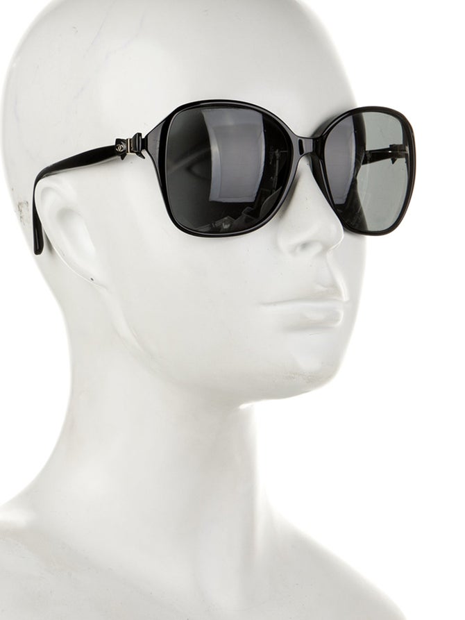 Chanel Interlocking CC Logo Oversize Sunglasses - Black Sunglasses ...