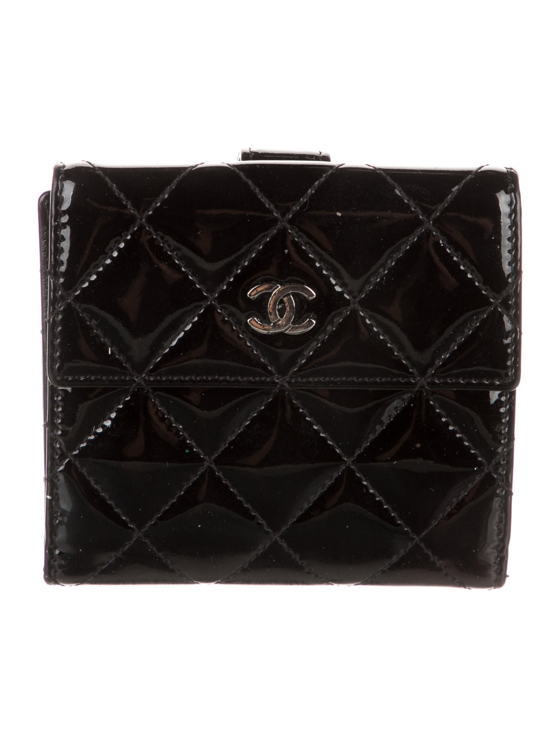 Chanel Interlocking CC Logo Patent Leather Compact Wallet - Black ...