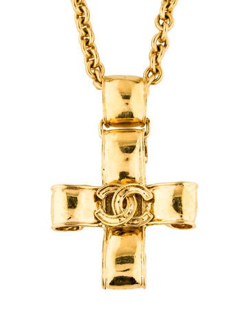 Chanel Necklaces Luxury Fashion | The RealReal