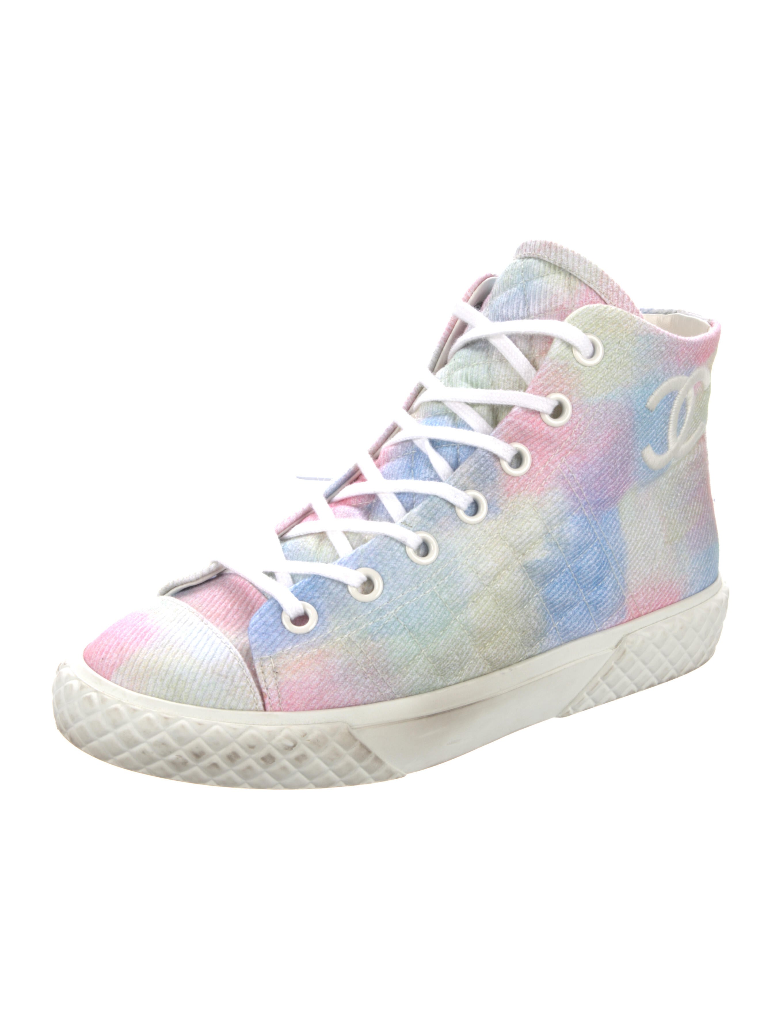 Chanel 2022 Interlocking CC Logo Sneakers - Sneakers, Shoes - CHA780970 ...