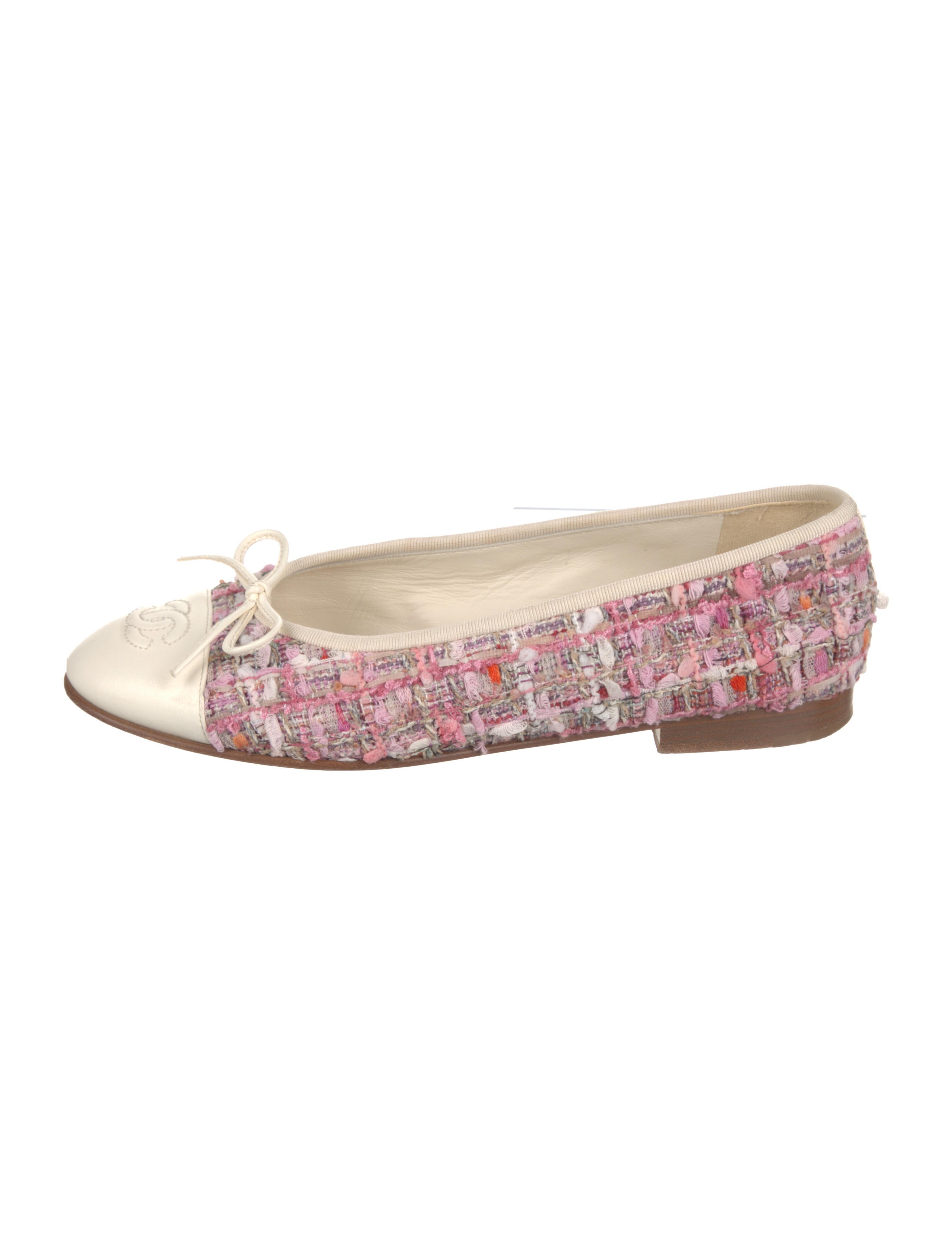 Chanel Interlocking CC Logo Tweed Flats - Pink Flats, Shoes - CHA781662 ...