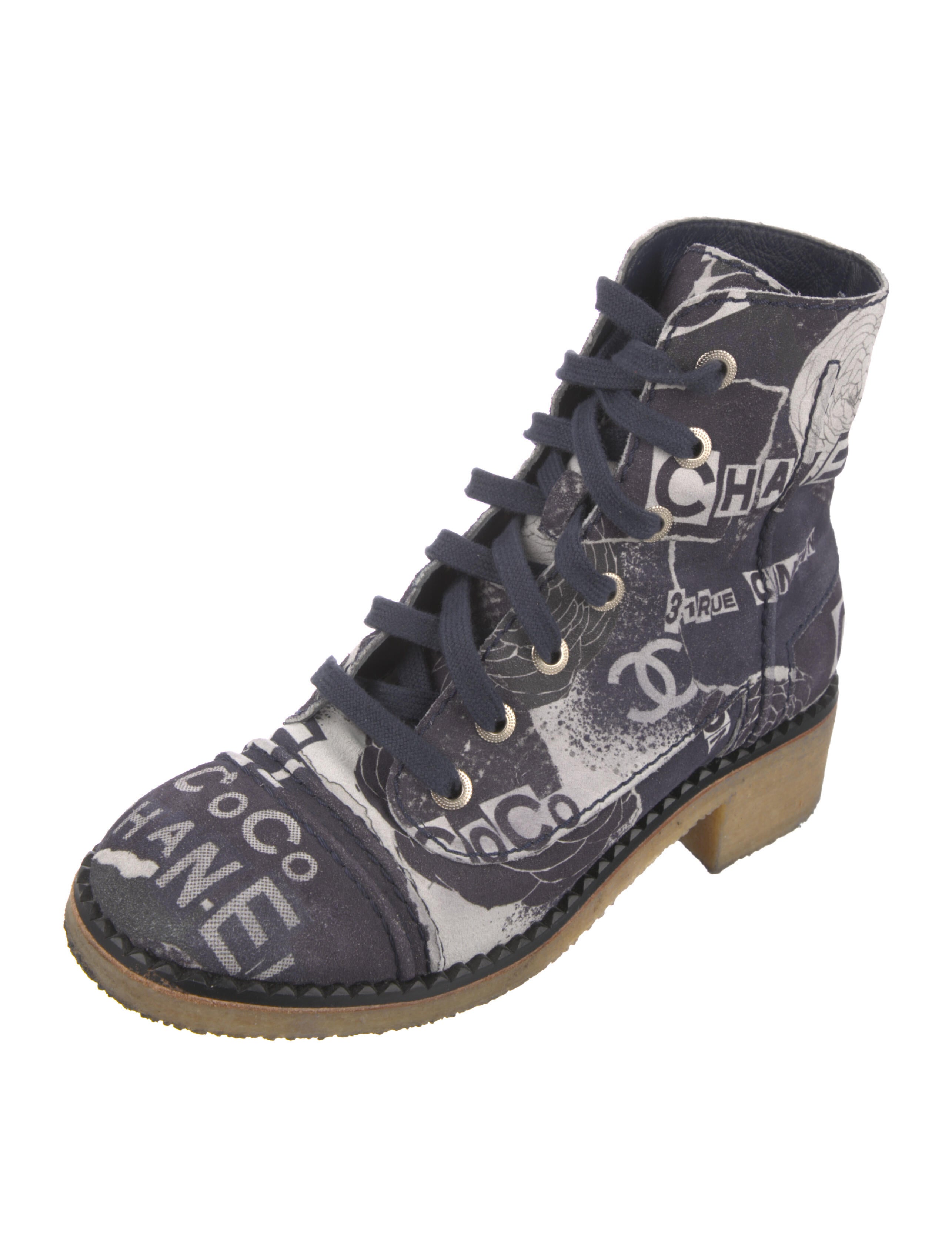 Chanel 2020 Interlocking CC Logo Combat Boots - Blue Boots, Shoes ...