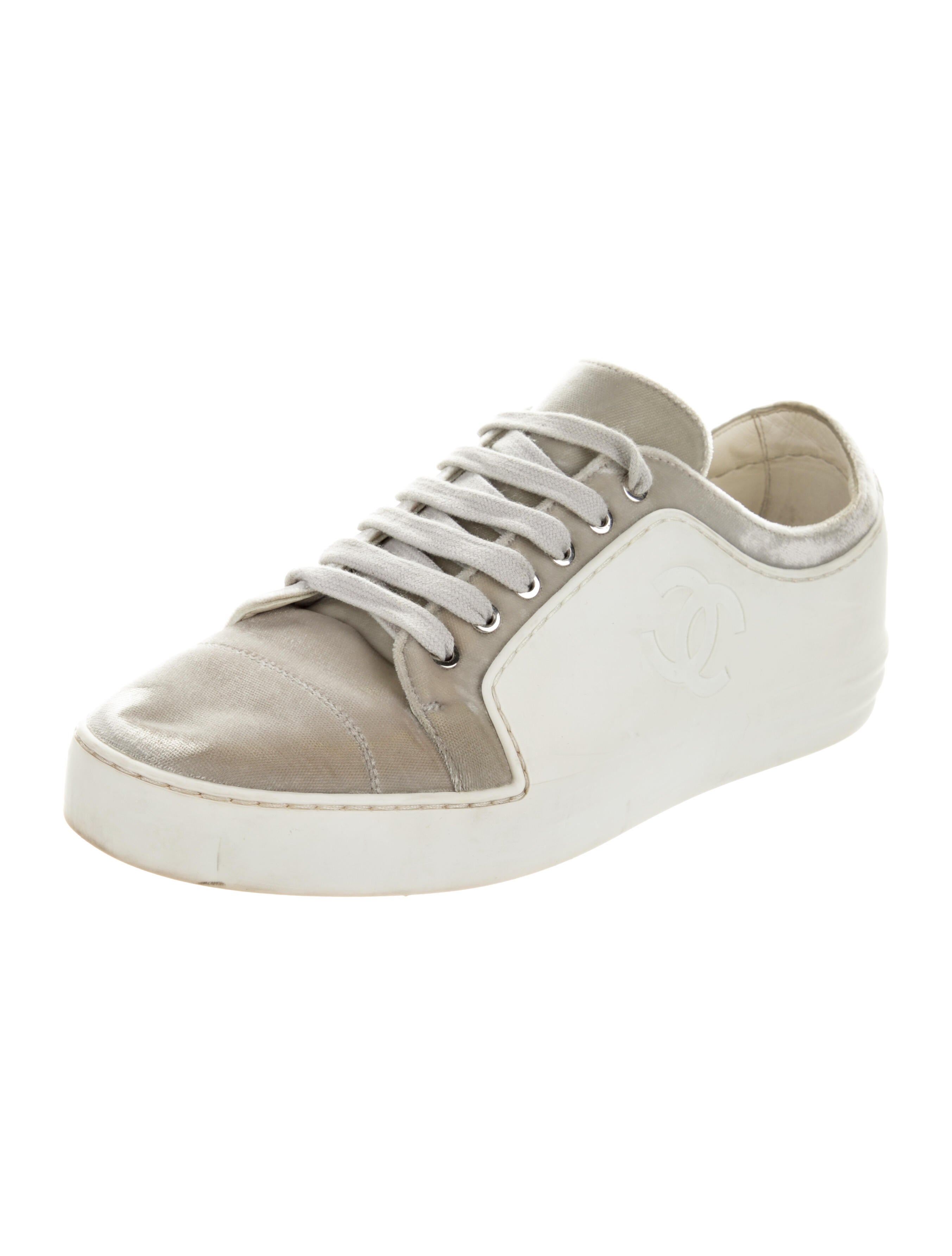 Chanel 2020 Interlocking CC Logo Sneakers - Black Sneakers, Shoes ...