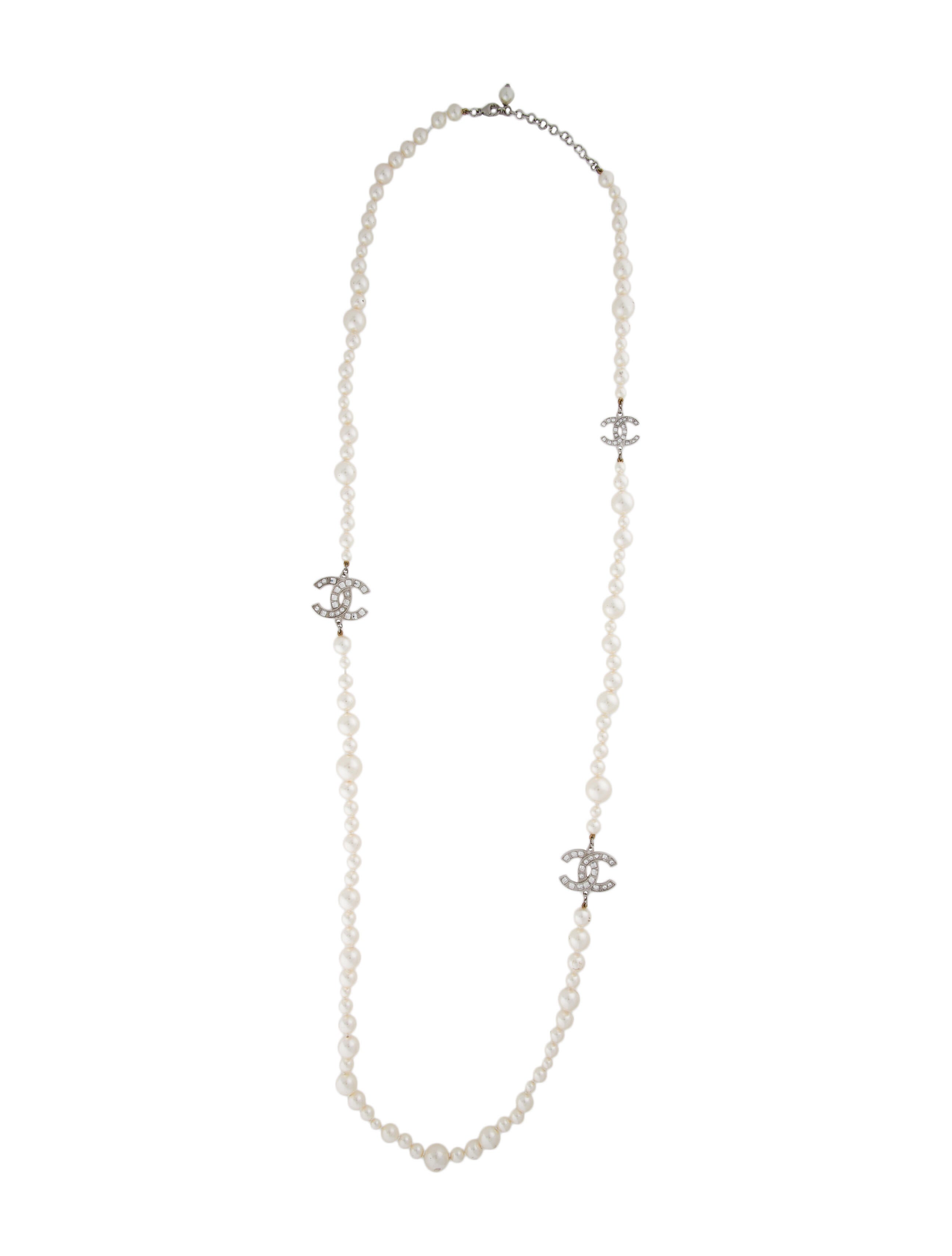 Chanel Faux Pearl & Medallion Chain Necklace - Gold, Gold-Tone Metal ...