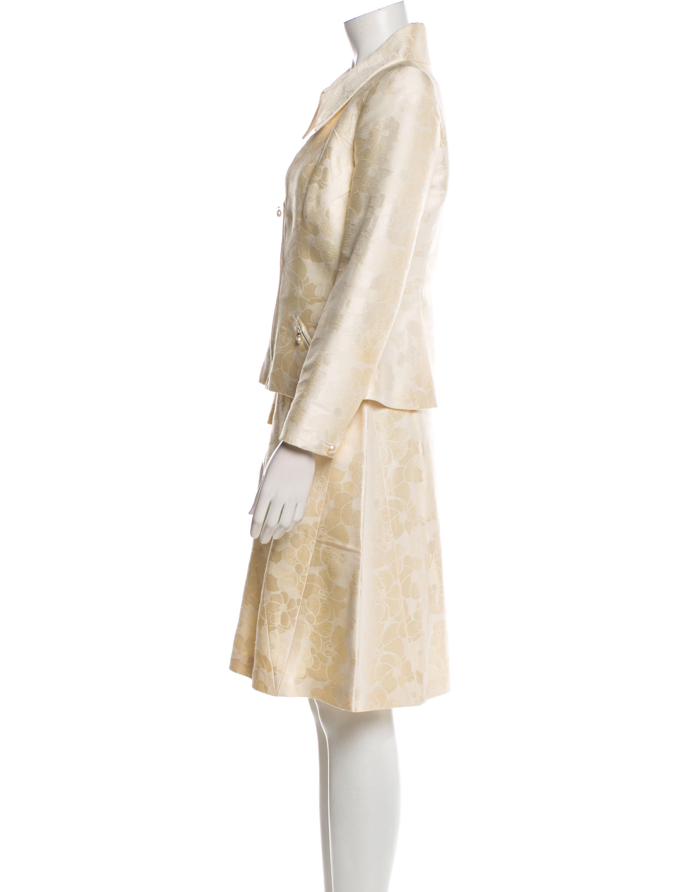 Chanel 2016 Cashmere Cardigan Set w/ Tags - Suits and Sets, Clothing ...