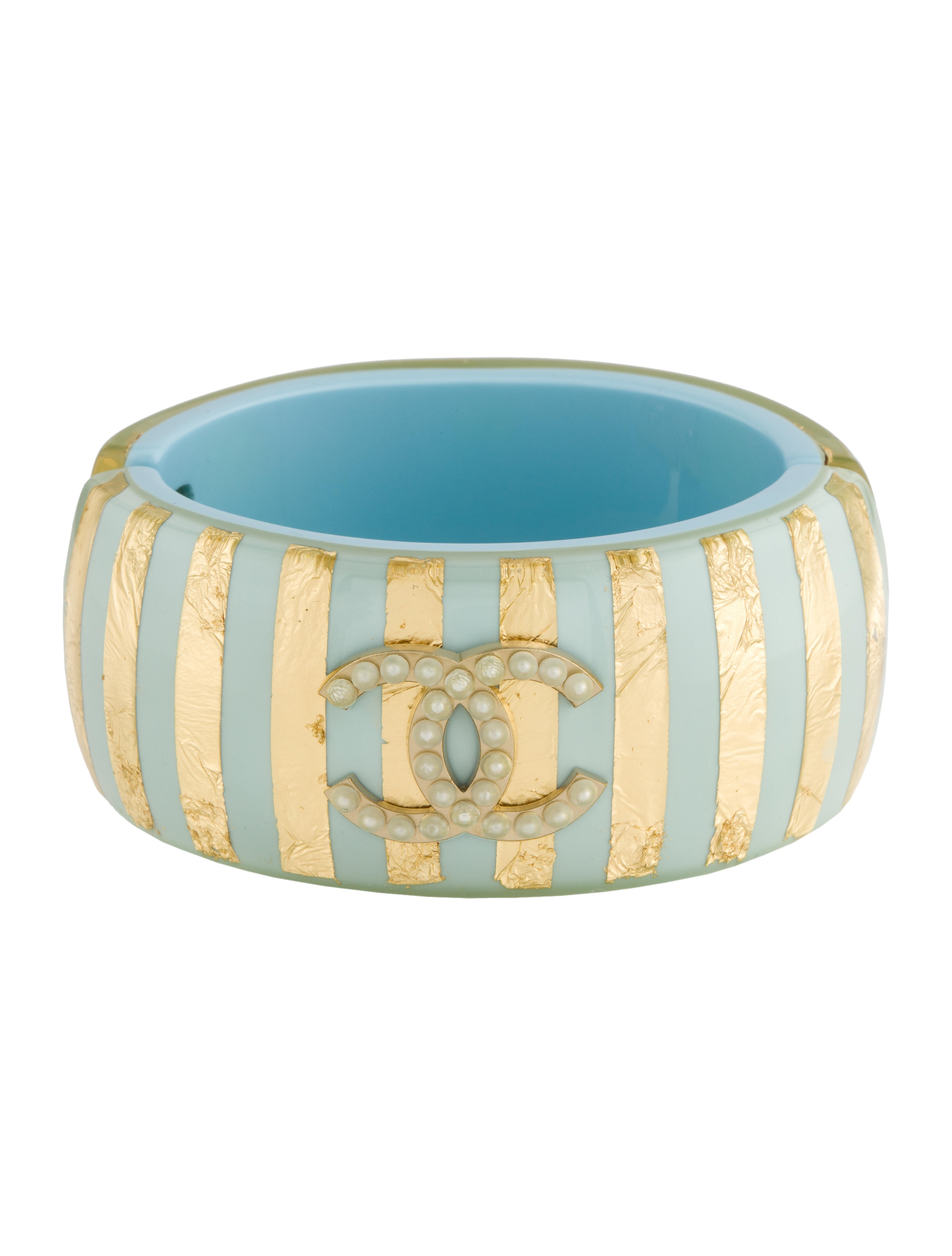 Chanel CC Cutout Bangle - Gold-Tone Metal Bangle, Bracelets - CHA85900 ...