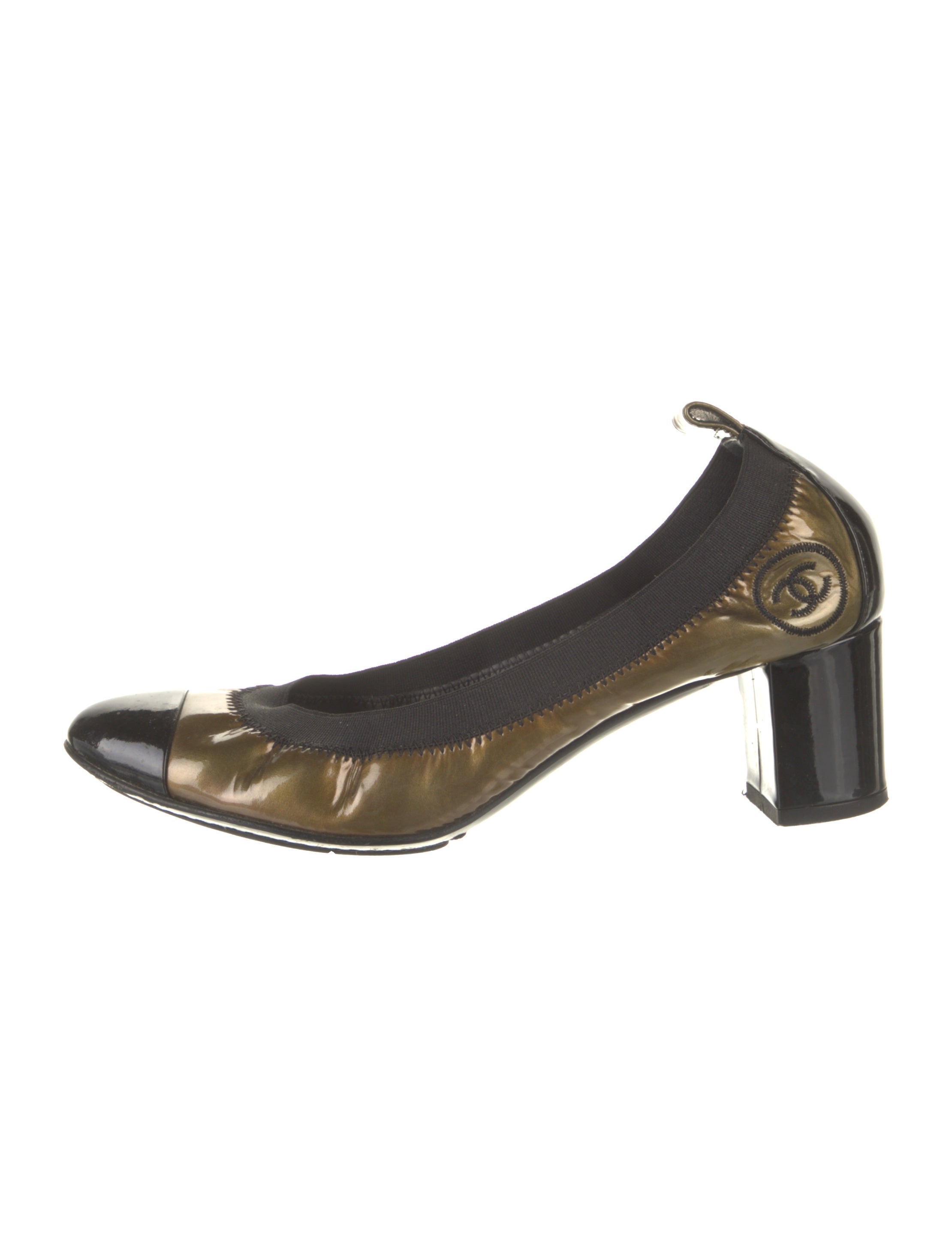 Chanel Stretch Spirit Interlocking CC Logo Pumps - Gold Pumps, Shoes ...
