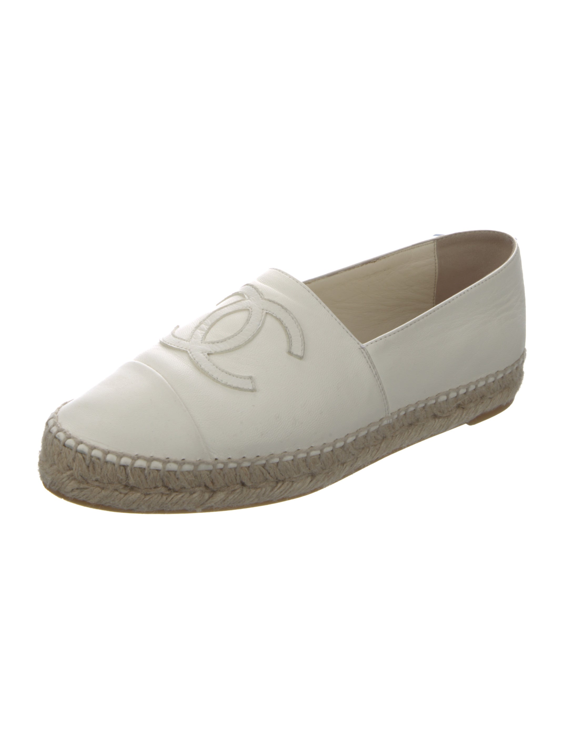 Chanel Interlocking CC Logo Leather Ballet Flats - Neutrals Flats ...