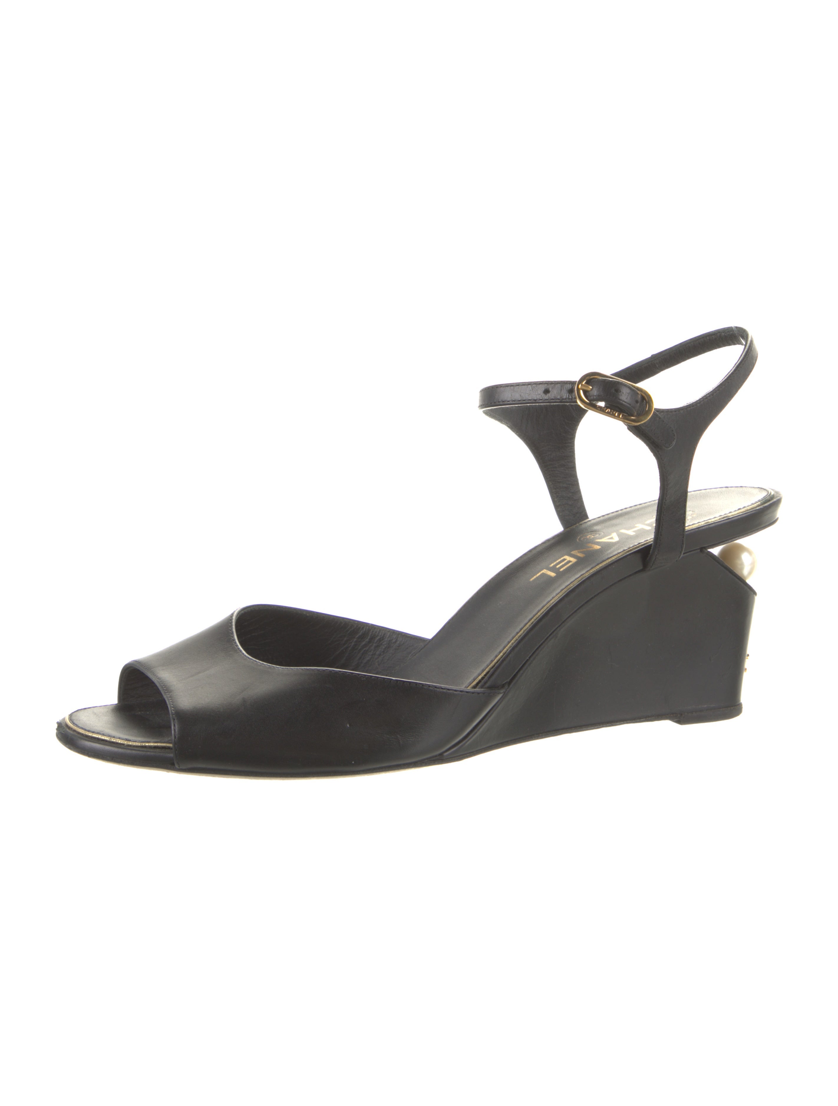 Chanel Interlocking CC Logo Leather Slingback Sandals - Black Sandals ...