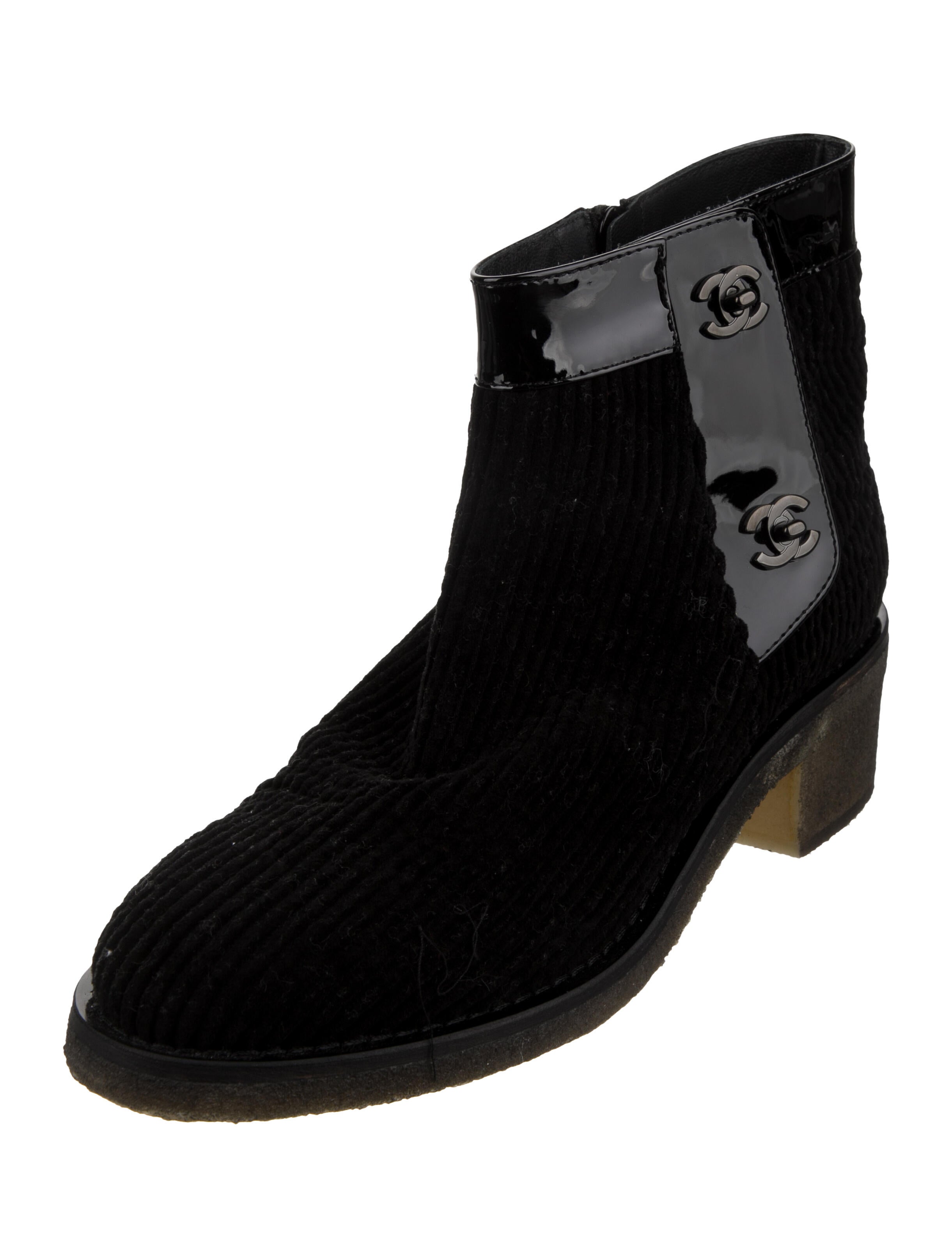 Chanel Interlocking CC Logo Leather Boots - Black Boots, Shoes ...