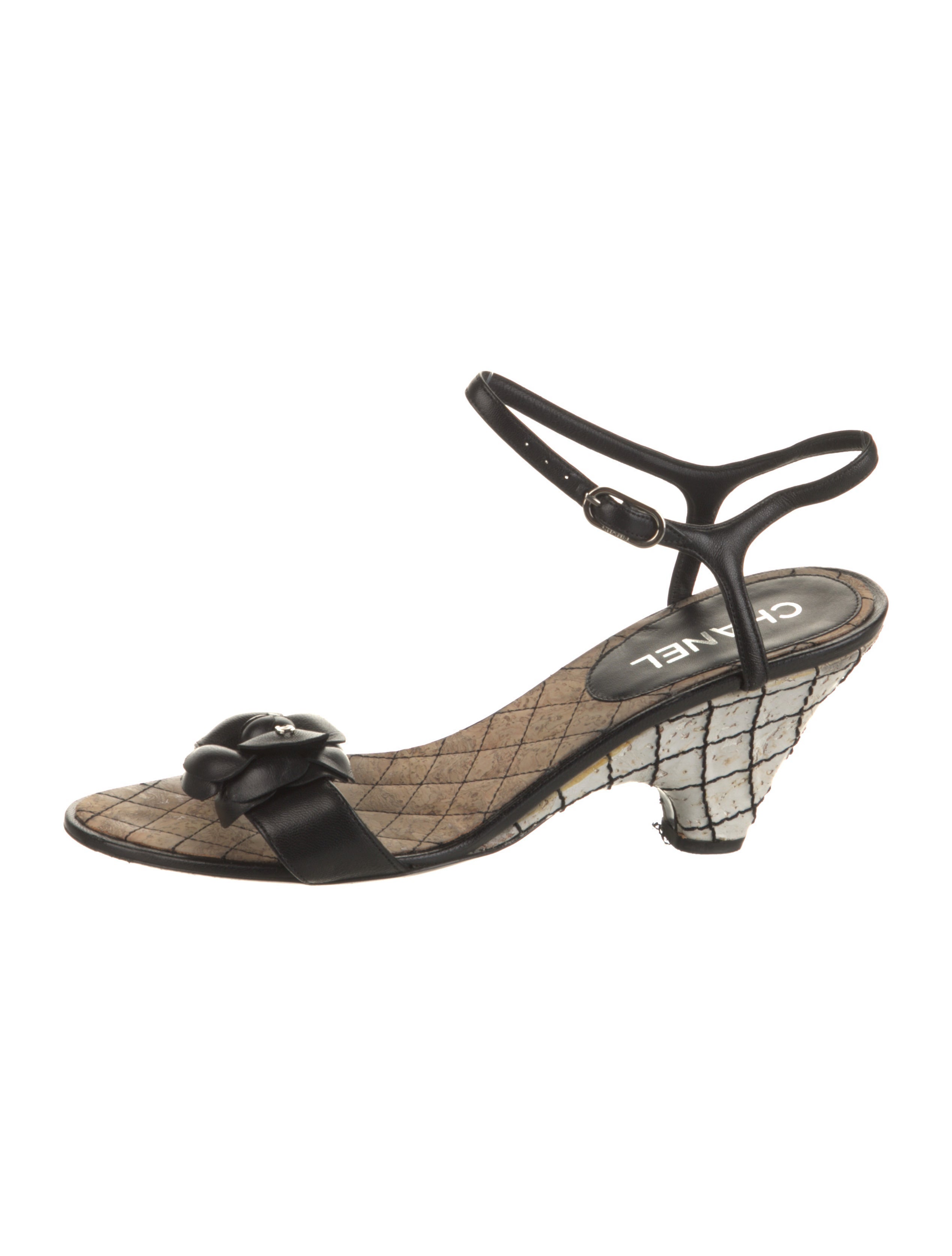 Chanel Interlocking CC Logo Patent Leather Espadrilles - Black Sandals ...