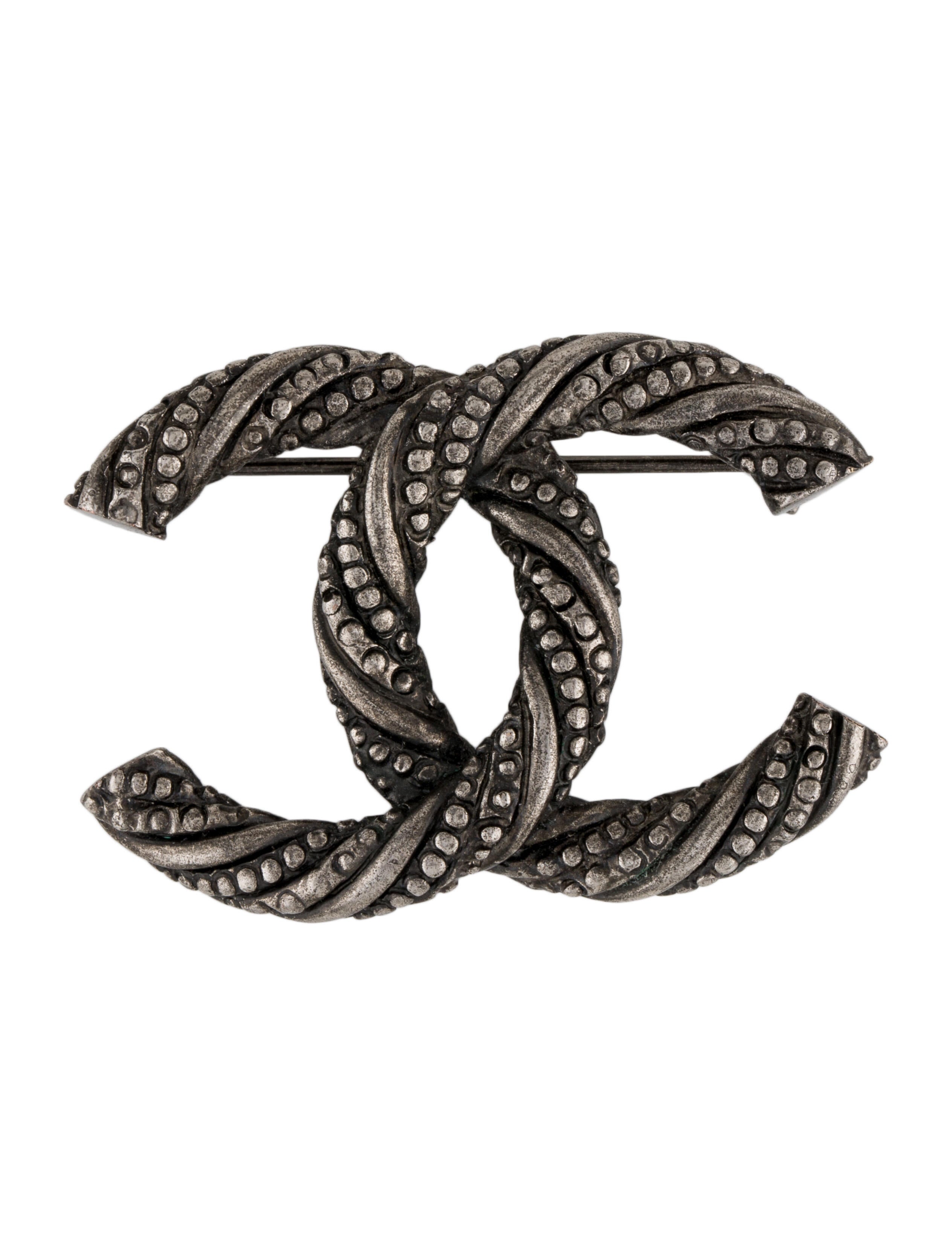 Chanel Vintage Patterned CC Logo Brooch - Gold-Plated Pin, Brooches ...