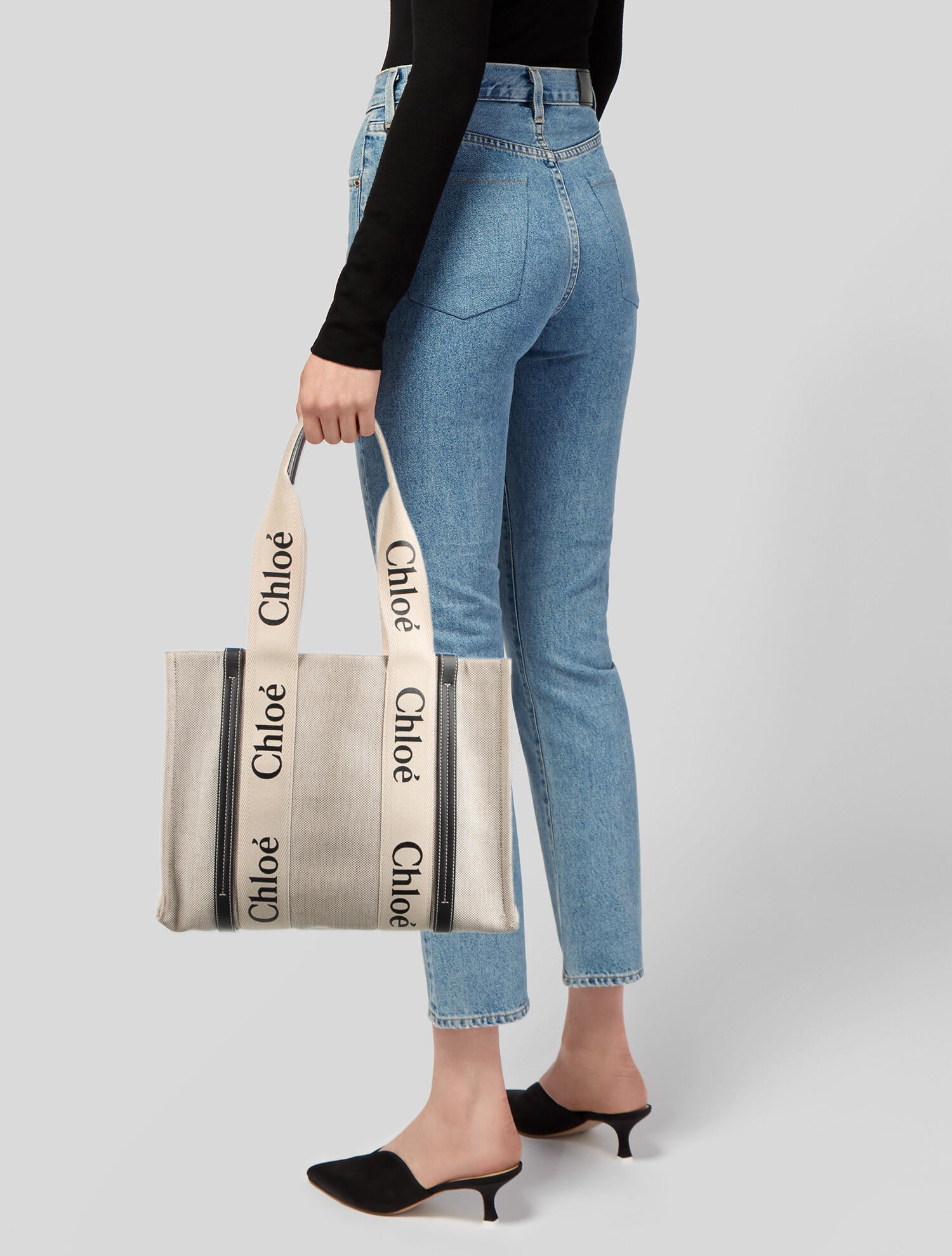 Chloé Medium Woody Tote - Neutrals Totes, Handbags - CHL230230 | The ...