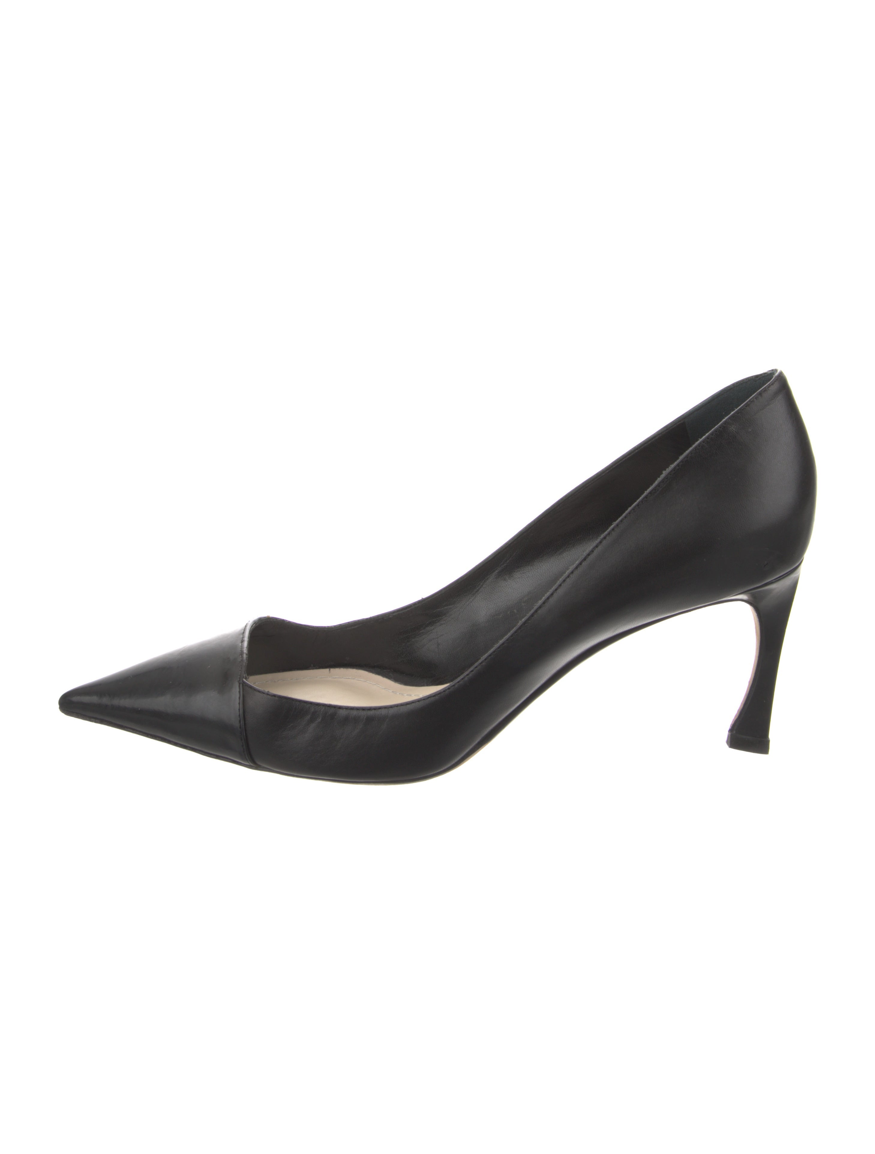 Chanel Interlocking CC Logo Leather Pumps - Black Pumps, Shoes ...