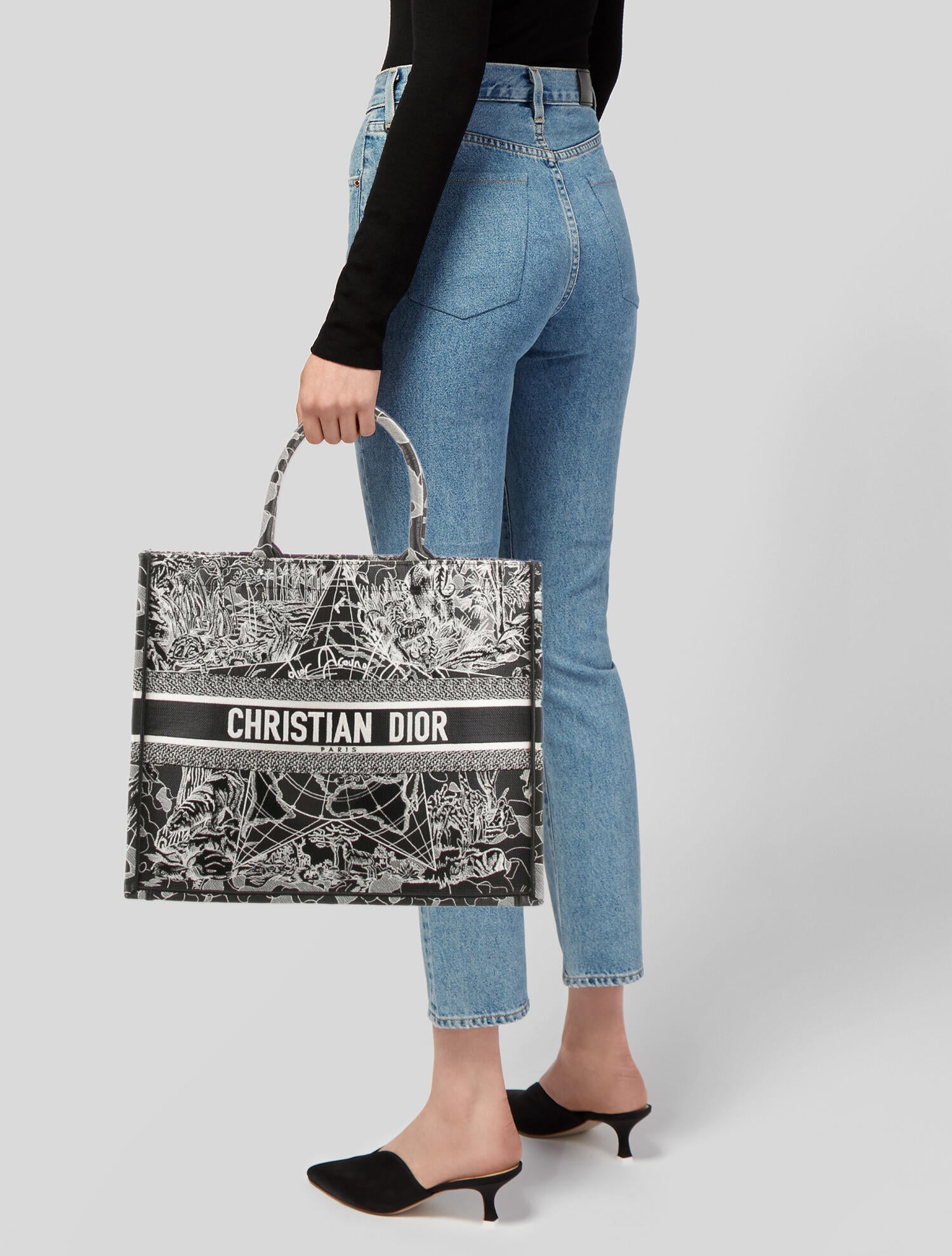 Christian Dior 2021 Large Around The World Book Tote - Black Totes ...