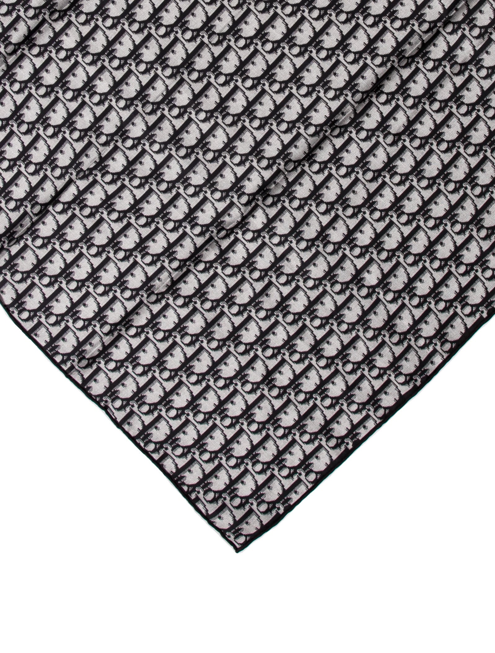 Christian Dior 2017 Medium Lady Dior Bag - Gold Satchels, Handbags ...