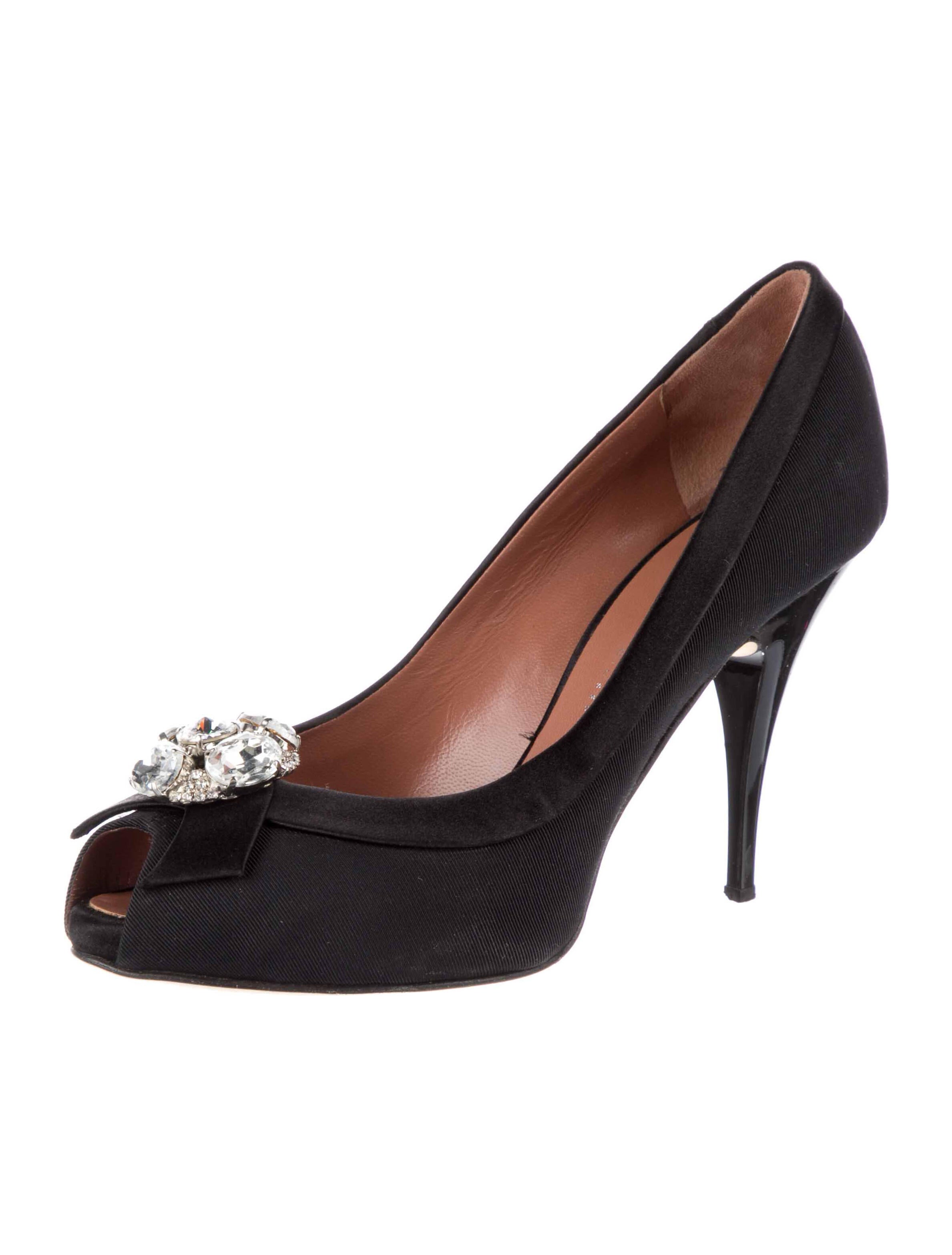 Alaïa Pony Hair Pumps - Neutrals Pumps, Shoes - AL222224 | The RealReal