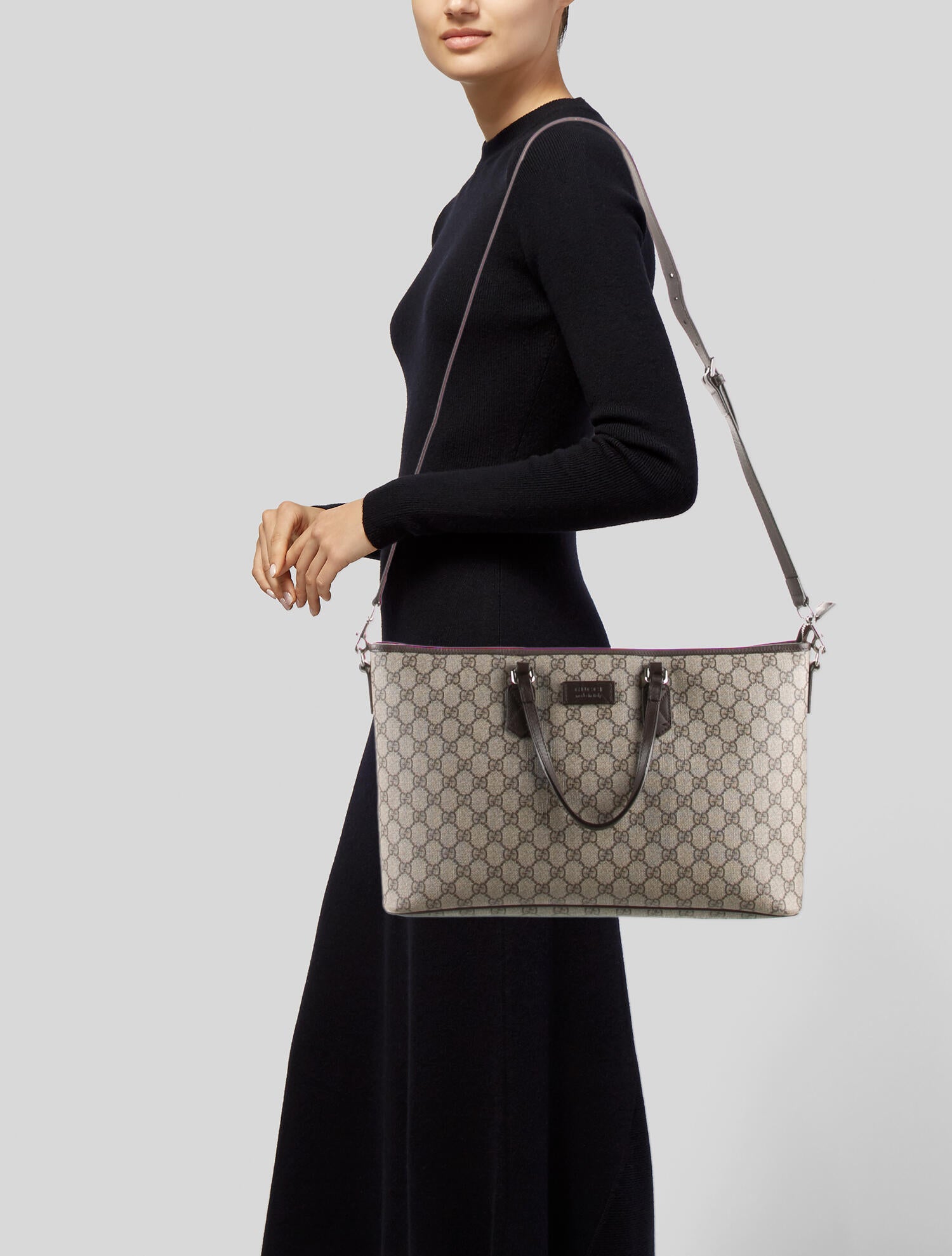 Gucci GG Supreme Medium Zip Tote - Brown Totes, Handbags - GUC1296427 ...