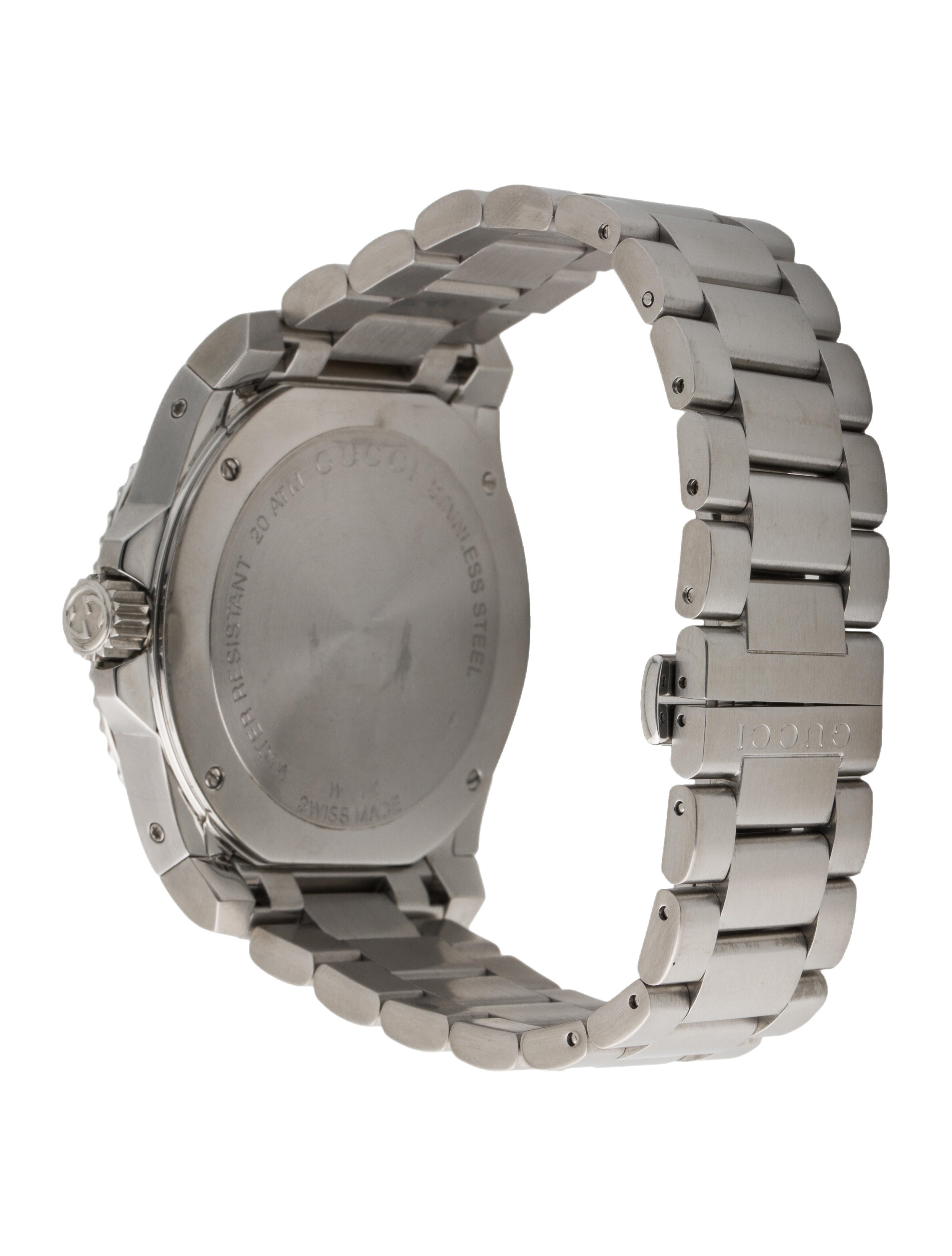 Gucci Dive Watch - 136.2 // YA136208 | The RealReal