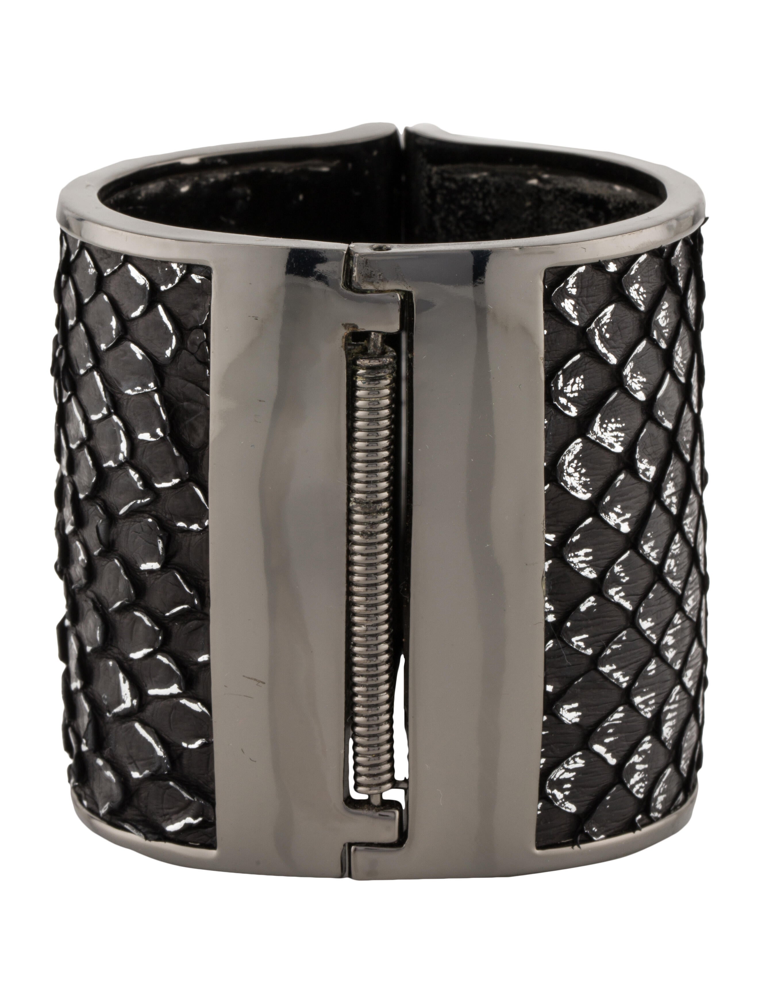 Kara Ross | The RealReal