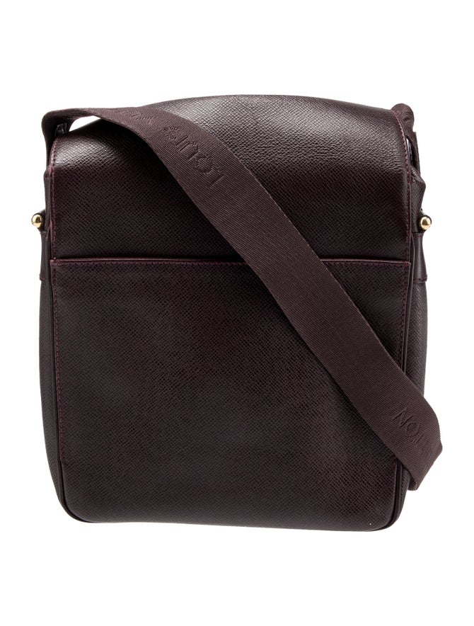 Louis Vuitton Taiga Leather Yaranga Vintage - Burgundy Messenger Bags ...