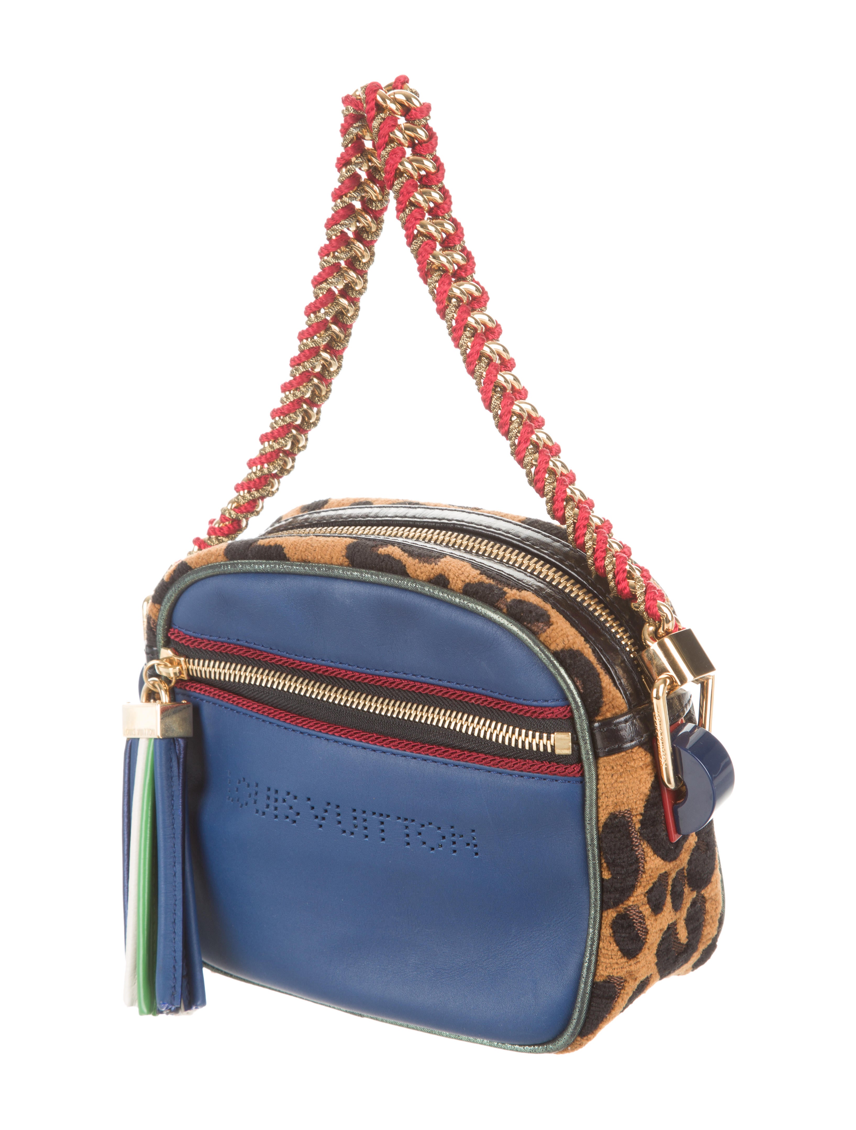 Louis Vuitton Flight Bag Savane - Handbags - LOU59025 | The RealReal