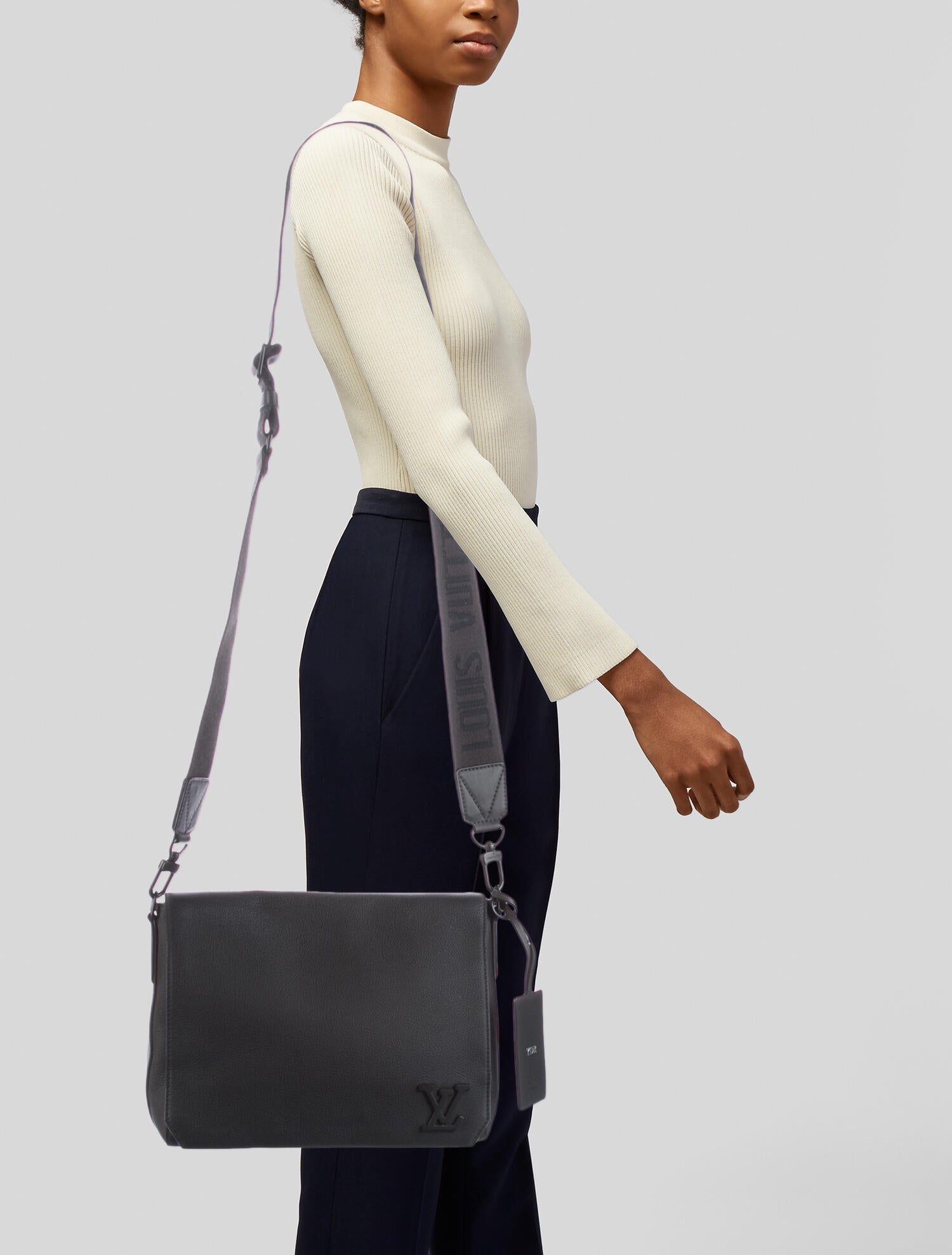 Louis Vuitton Aerogram Voyager Messenger Bag - Crossbody Bags, Handbags ...