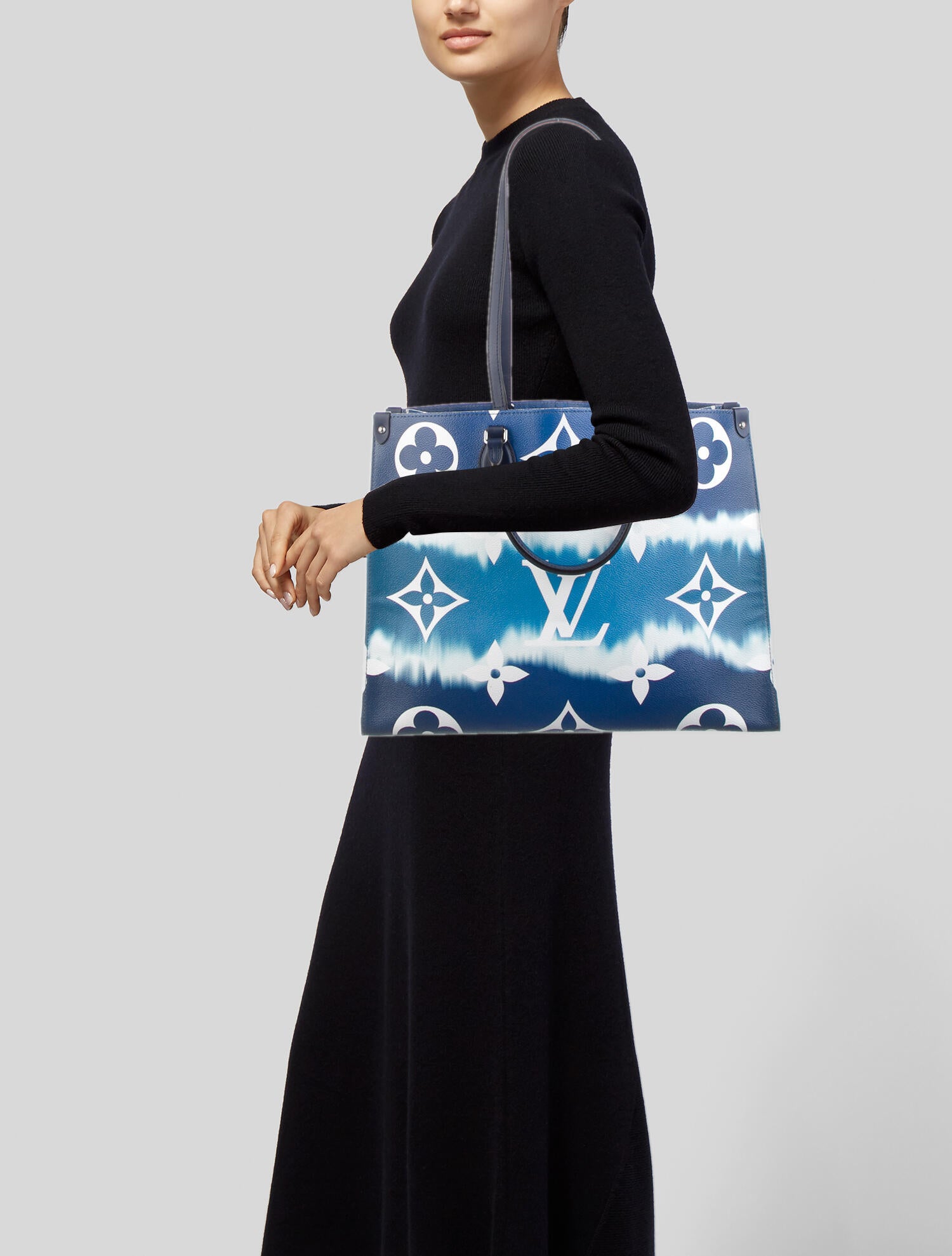 Louis Vuitton 2020 Monogram Giant Escale OnTheGo GM - Blue Totes ...