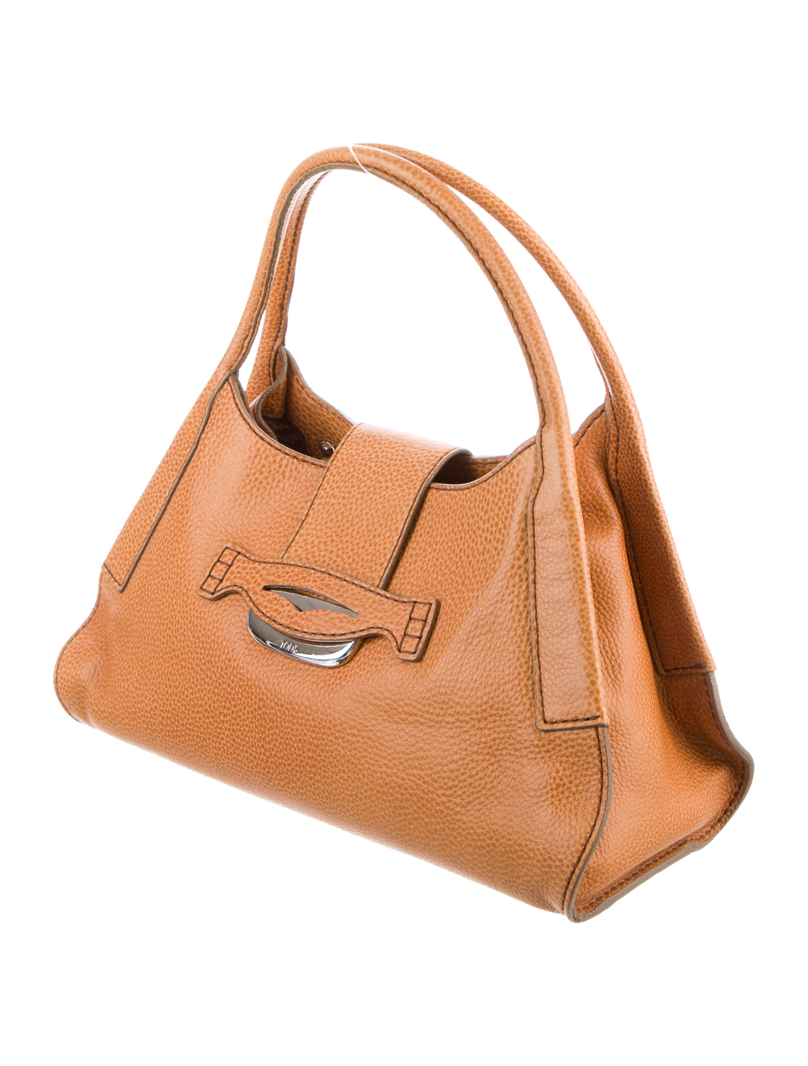 Tod's Leather Shoulder Bag - Handbags - TOD74225 | The RealReal