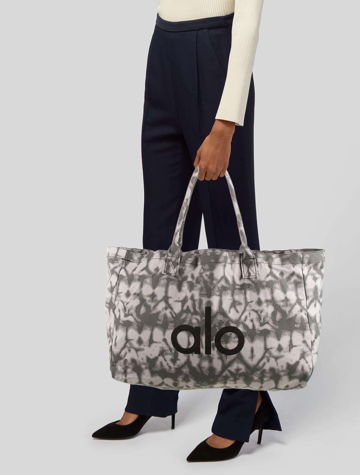 Alo Yoga Canvas Shopper Tote w/ Tags - Grey Totes, Handbags ...