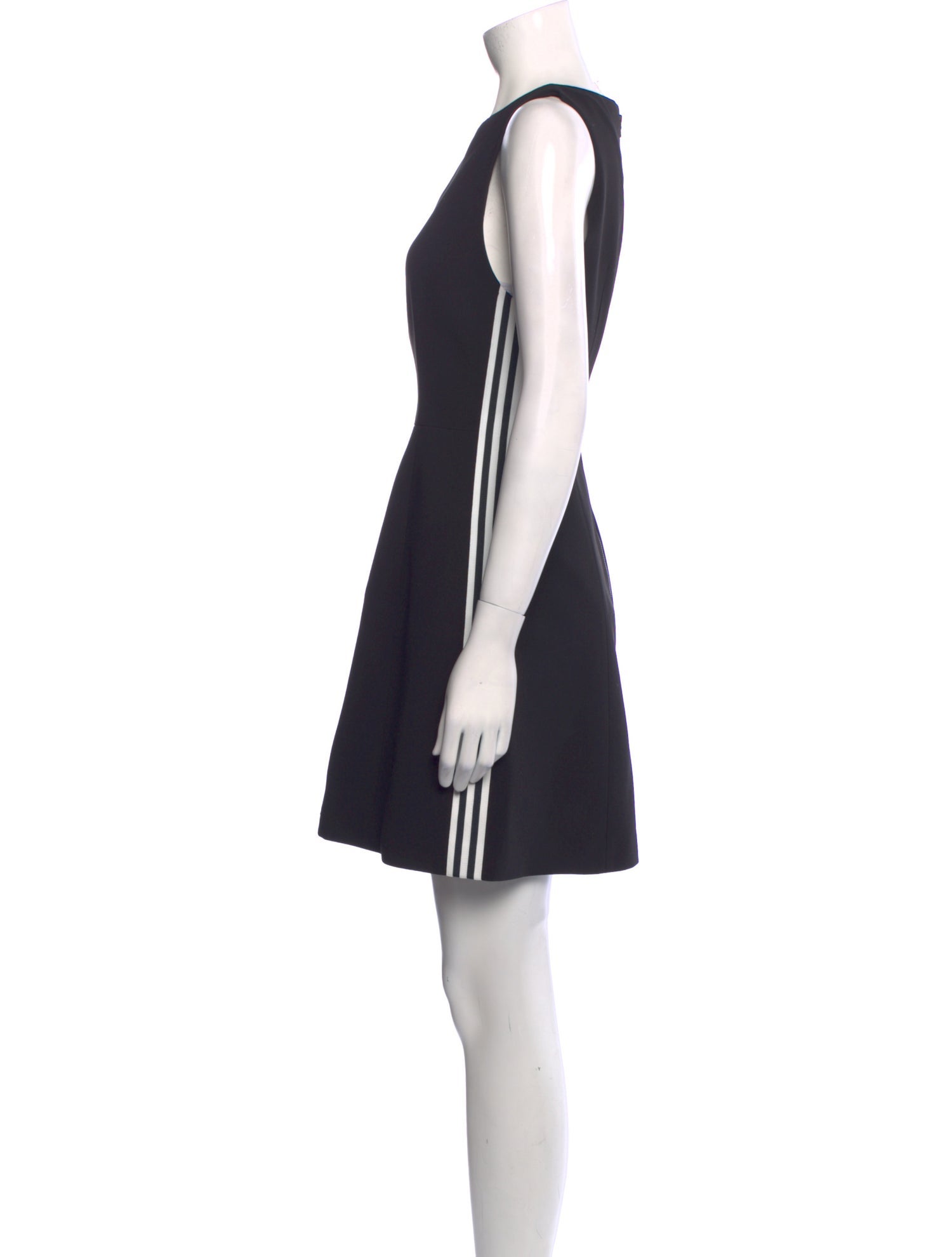 Alice + Olivia Bateau Neckline Mini Dress w/ Tags - Black Dresses ...
