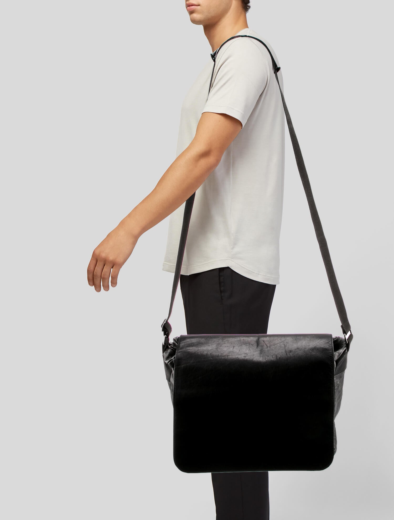 Guidi M10 Horse Leather Messenger Bag - Black Messenger Bags, Bags ...