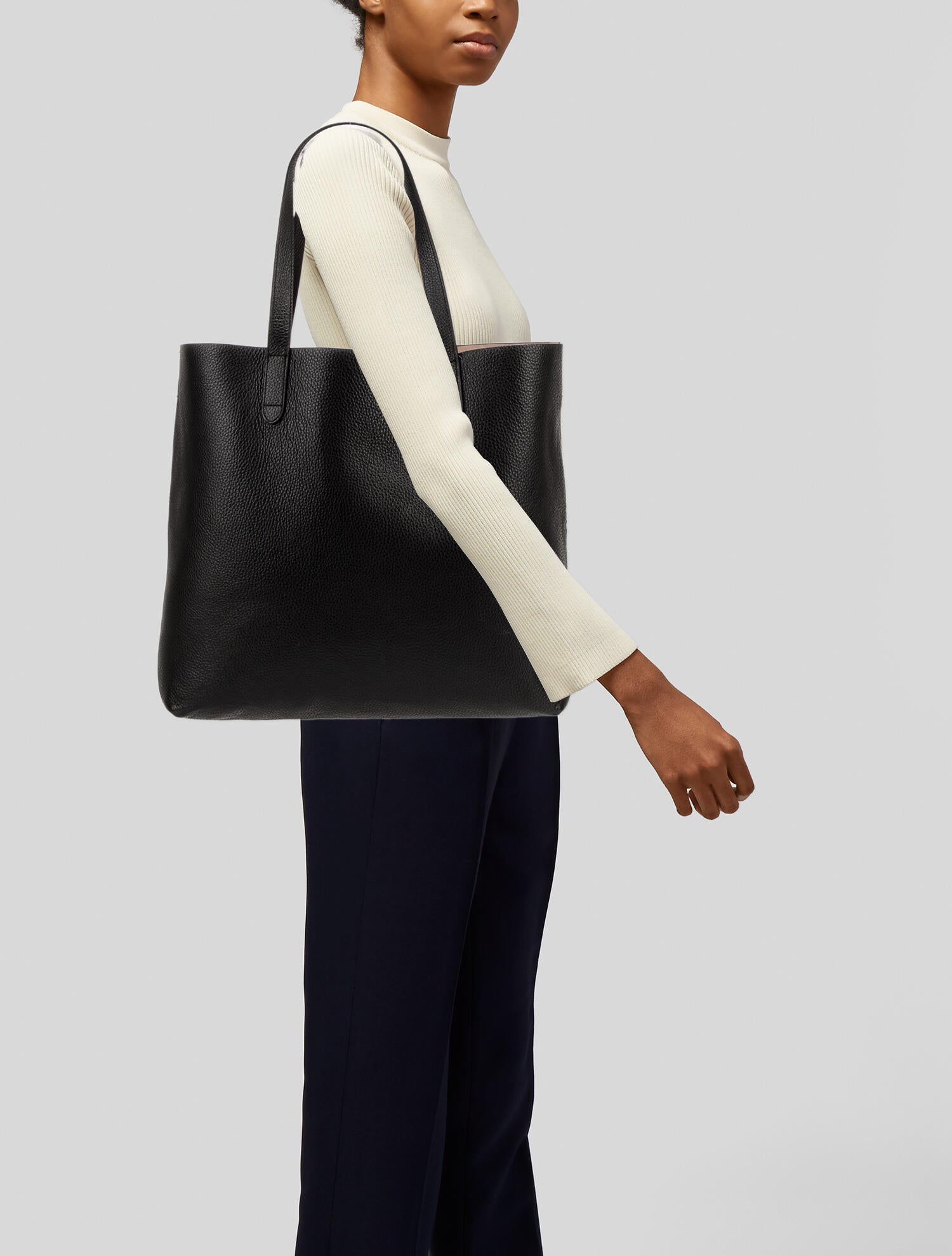 Cuyana Leather Tote Bag - Black Totes, Handbags - WCYAN25661 | The RealReal