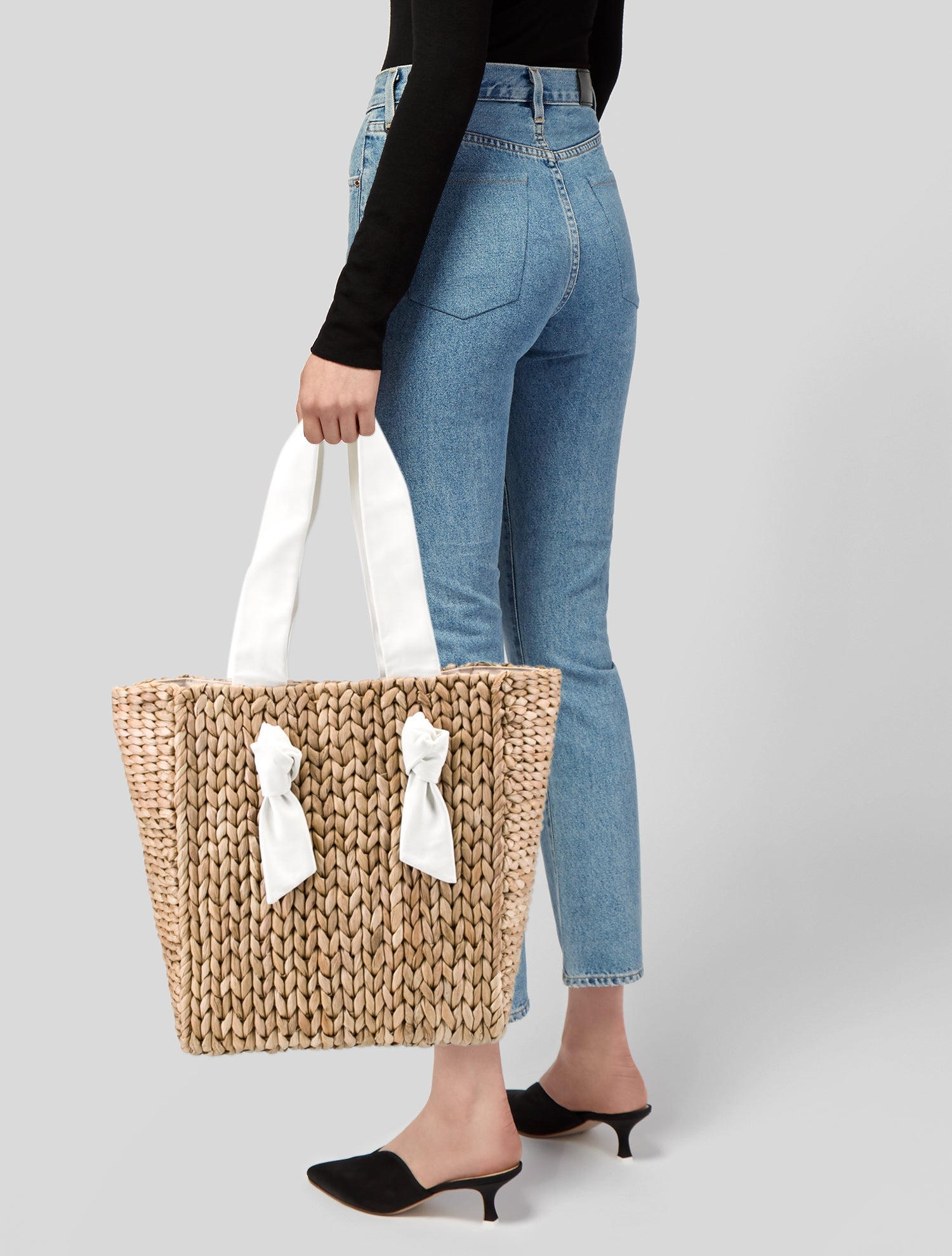 Pamela Munson Straw Tote - Totes, Handbags - WPMUN20583 | The RealReal