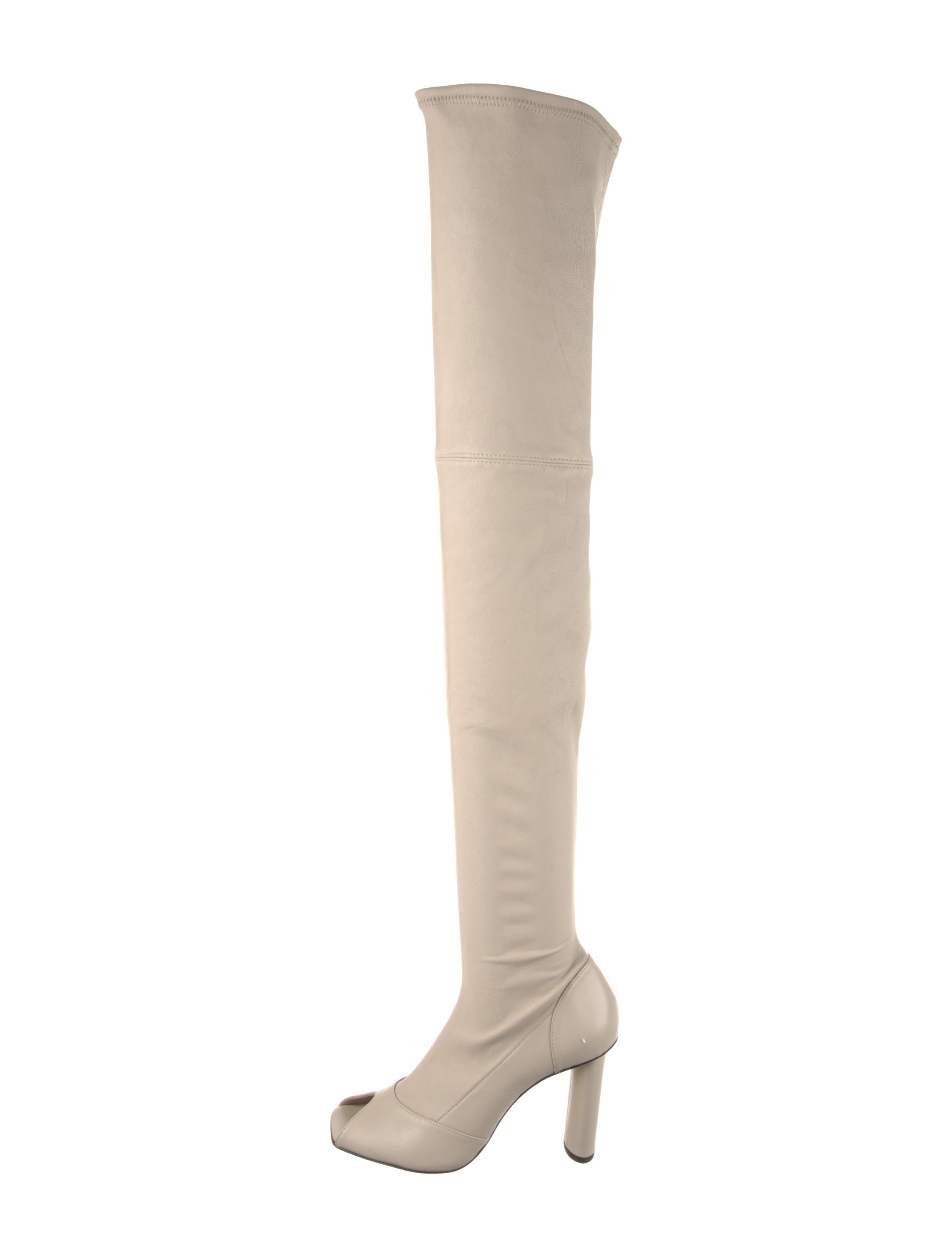 Studio Amelia | The RealReal