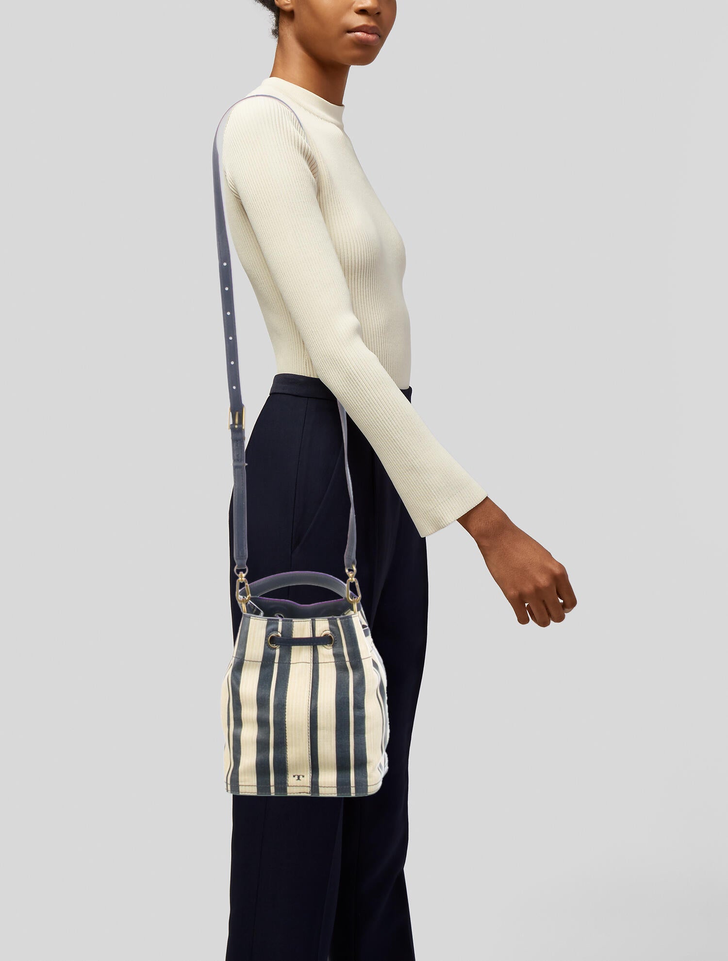 Tory Burch Leather Drawstring Bucket Bag - Neutrals Bucket Bags ...
